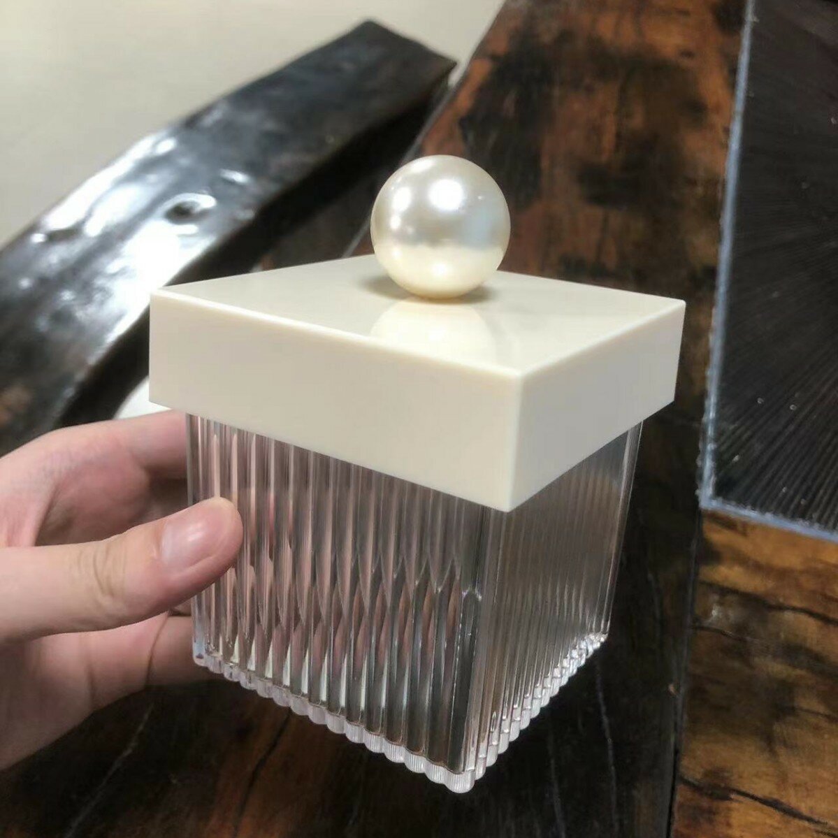 Красная шариковая жемчужная стильная акриловая коробка для ватных палочек, прозрачная настольная коробка для зубной нити, макияжа, ваты, пылезащитная с крышкой для хранения