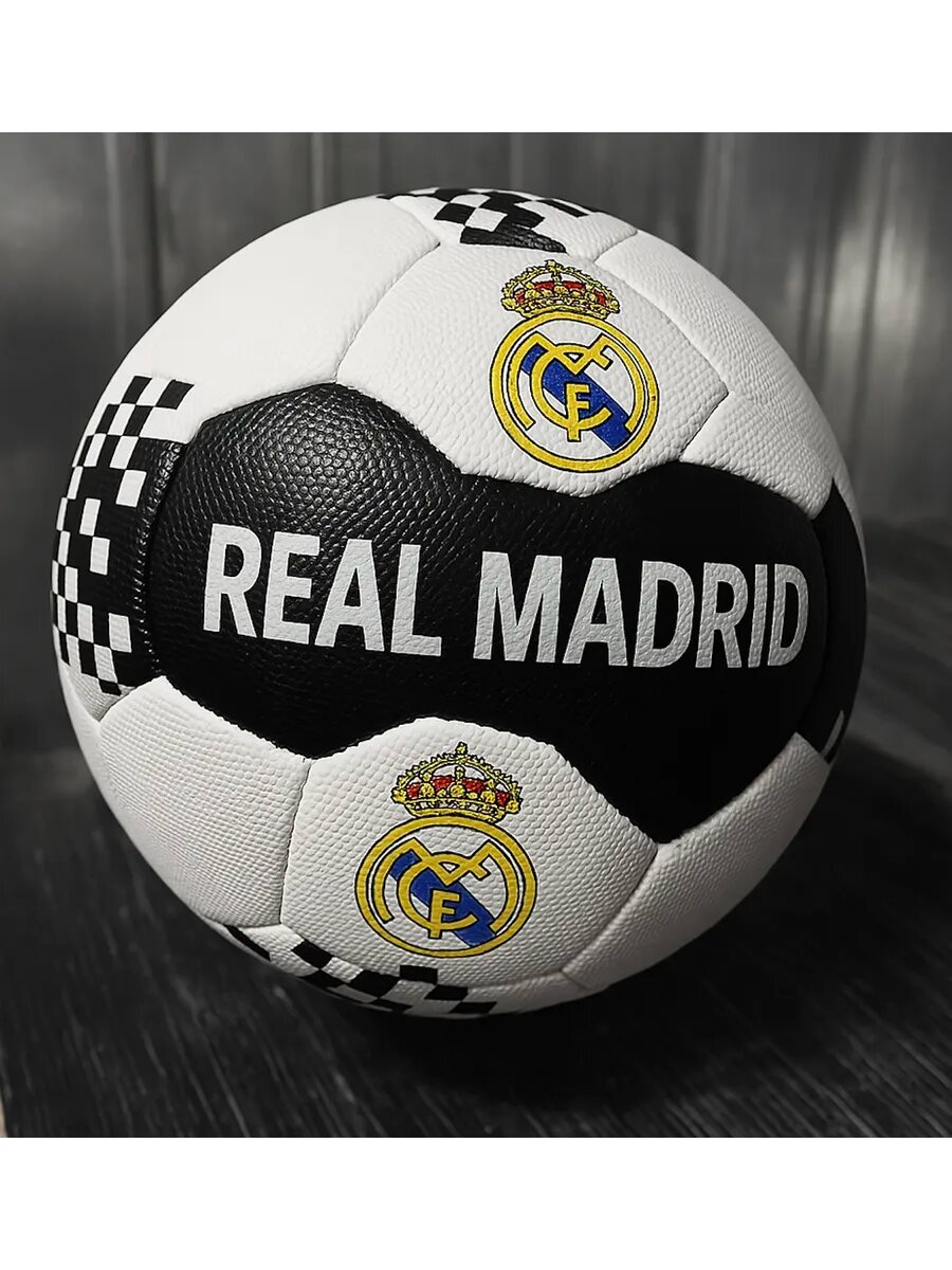 Футбольный мяч Real Madrid
