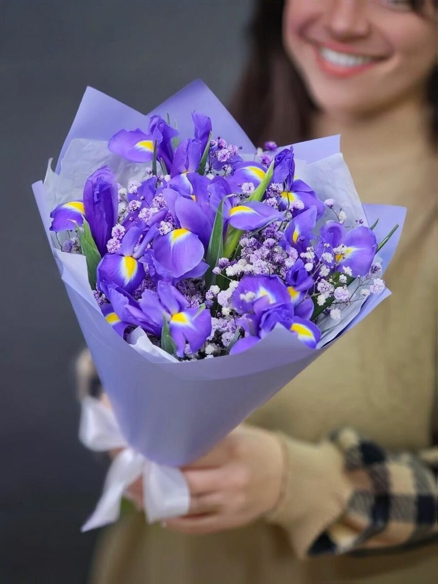 Цветы живые букет из ириса и гипсофилы "Лавандовый фреш" Flor2u