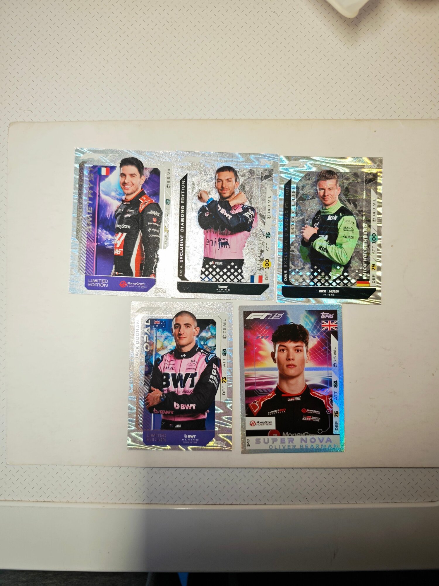 Набор коллекционных карточек Topps Turbo ATtax Refraction 2025 года (5 карточек)