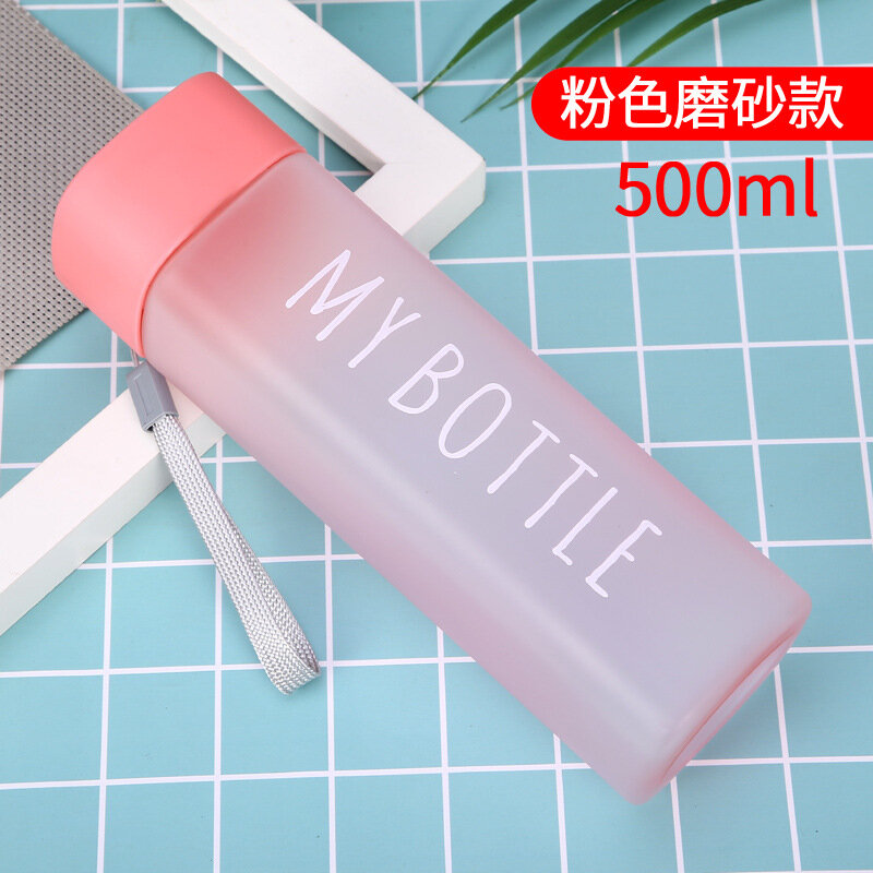 Креативная спортивная пластиковая квадратная кружка, портативная квадратная кружка для воды для студентов, стильная квадратная кружка, оптовая продажа рекламных подарочных кружек.