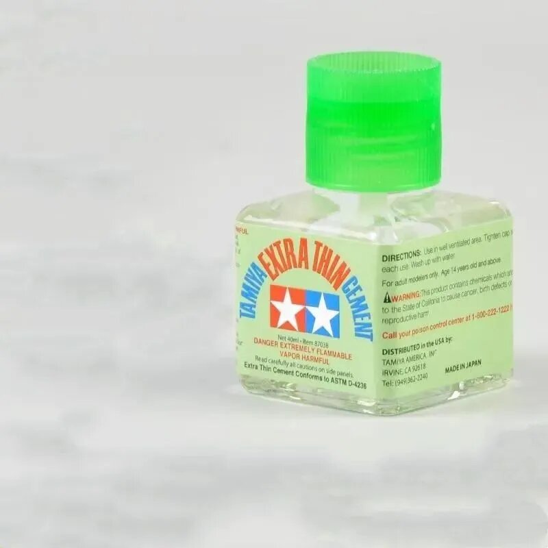 Клей канцелярский для сборных моделей Tamiya Extra Thin Cement, 40 ml