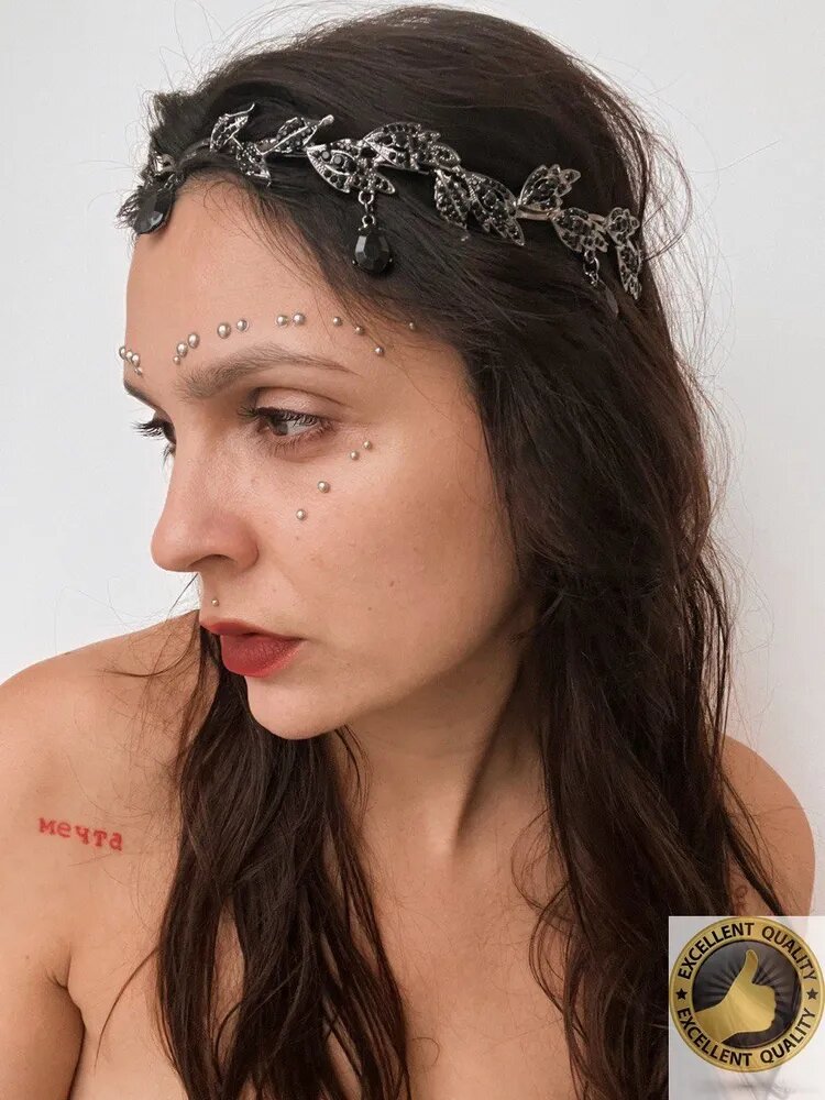 Диадема женская 1 шт. серебристая с черными кристаллами и узорами для создания образа