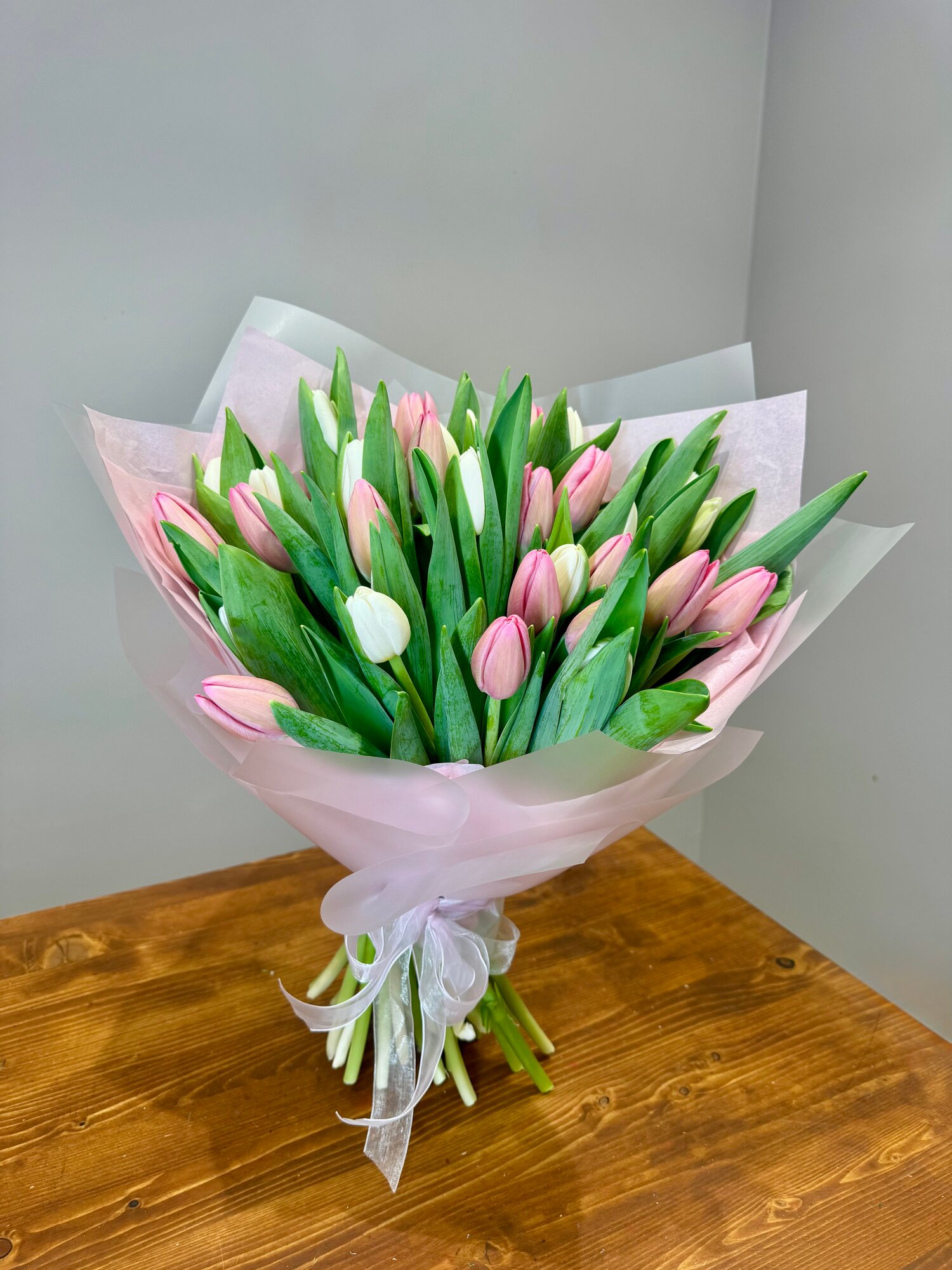 Букет цветов "Тюльпаны", 31 цветок, монобукет, премиум стойкость, дорогой сорт