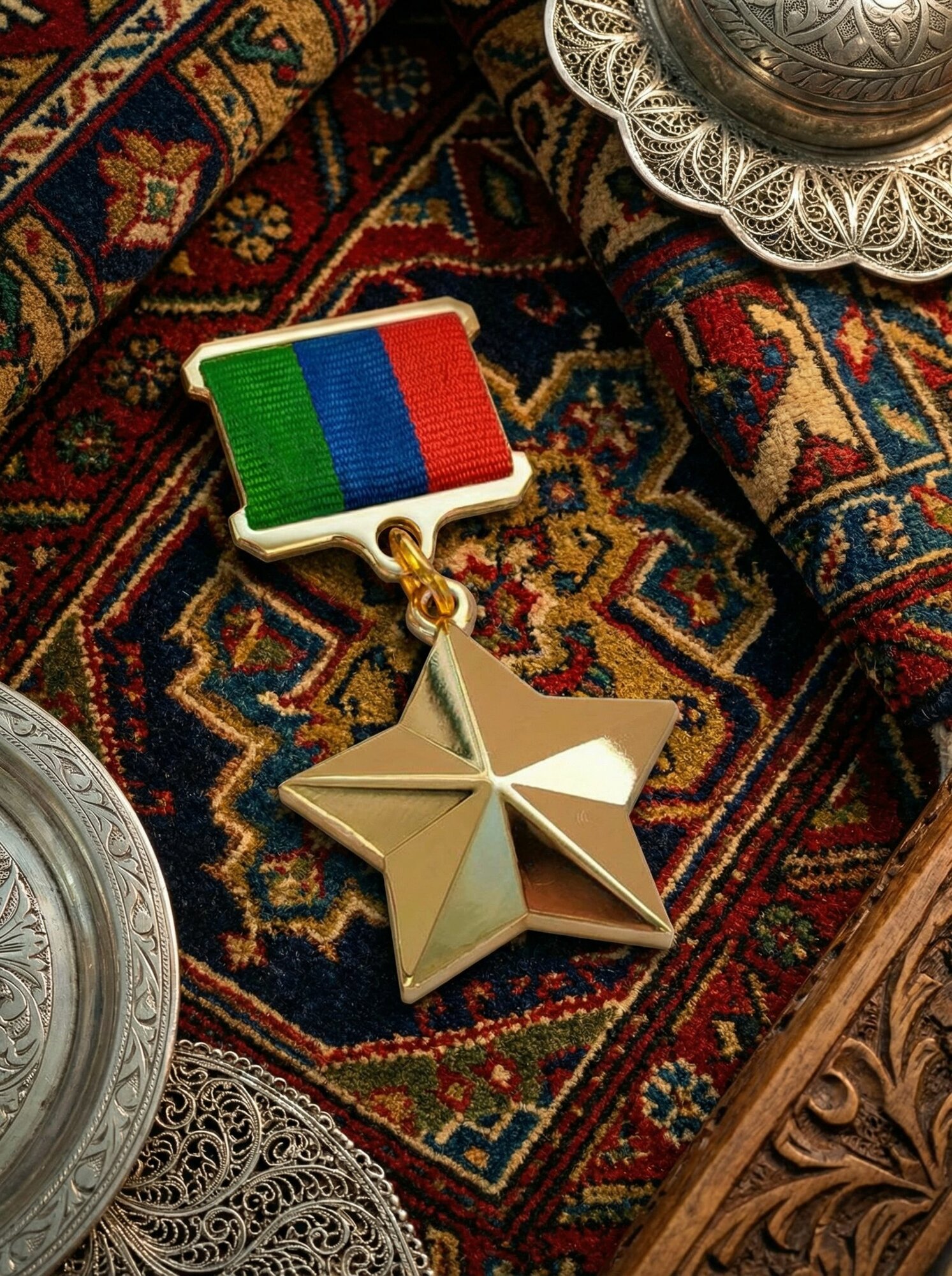 Медаль "Золотая звезда Героя Дагестана". Коллекционная реплика. (Булавка)