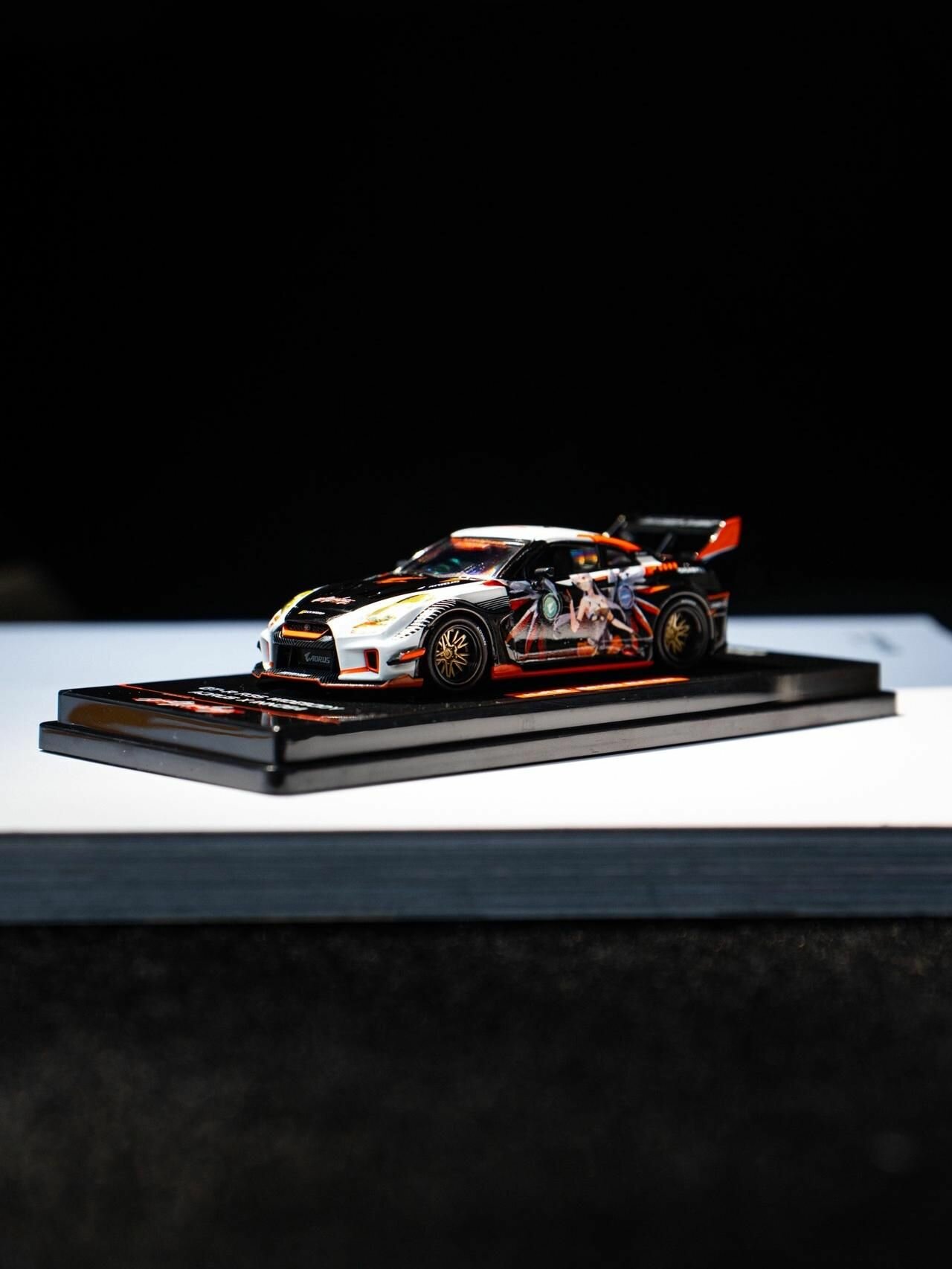 Машинка INNO 1/64 NISSAN CT-R(R35) WIDEBODY AORUS X Limited Edition Die-cast Alloy Car Model Collection Gift