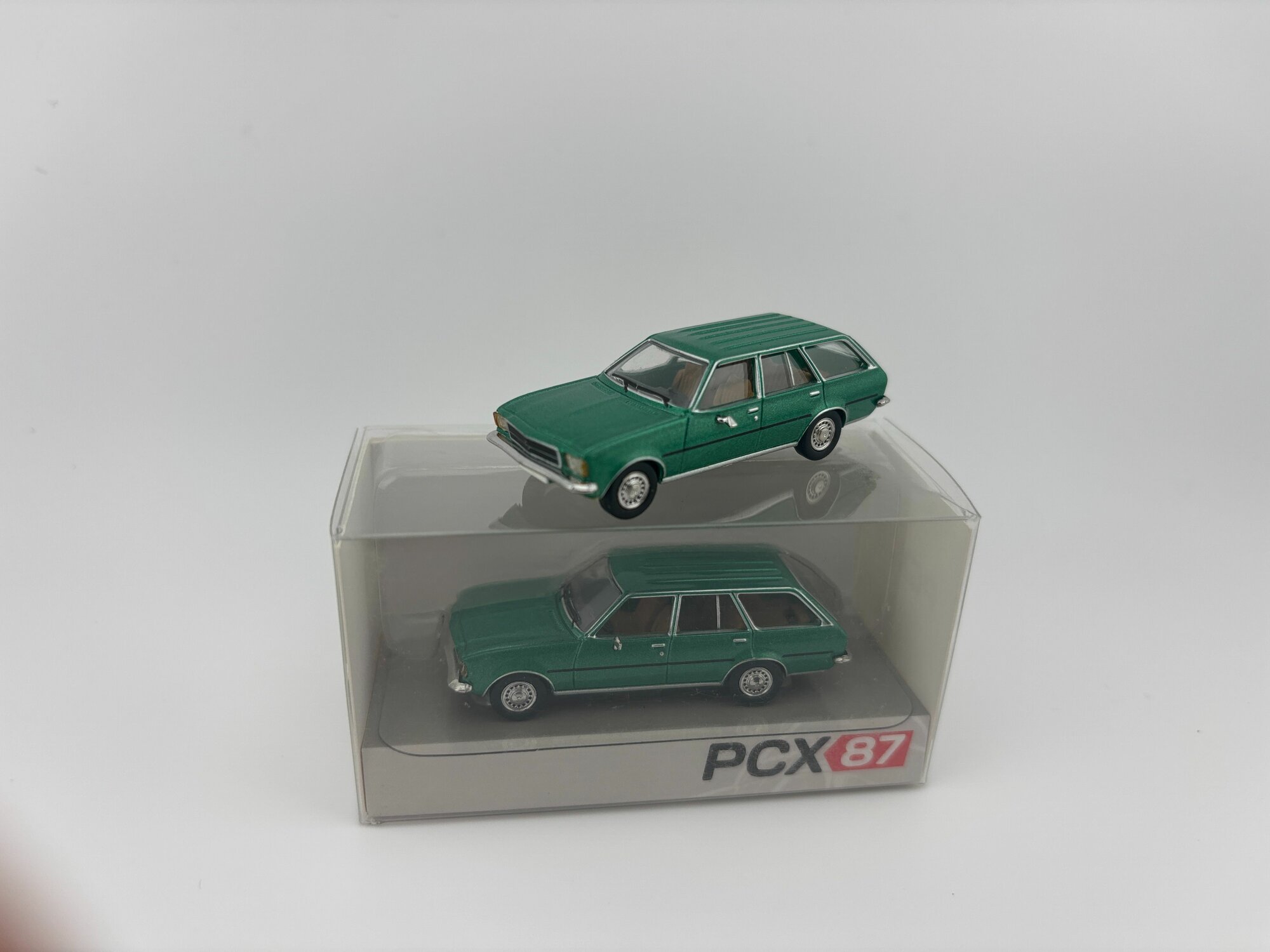 Модель автомобиля Brekina ho 1:87 opel