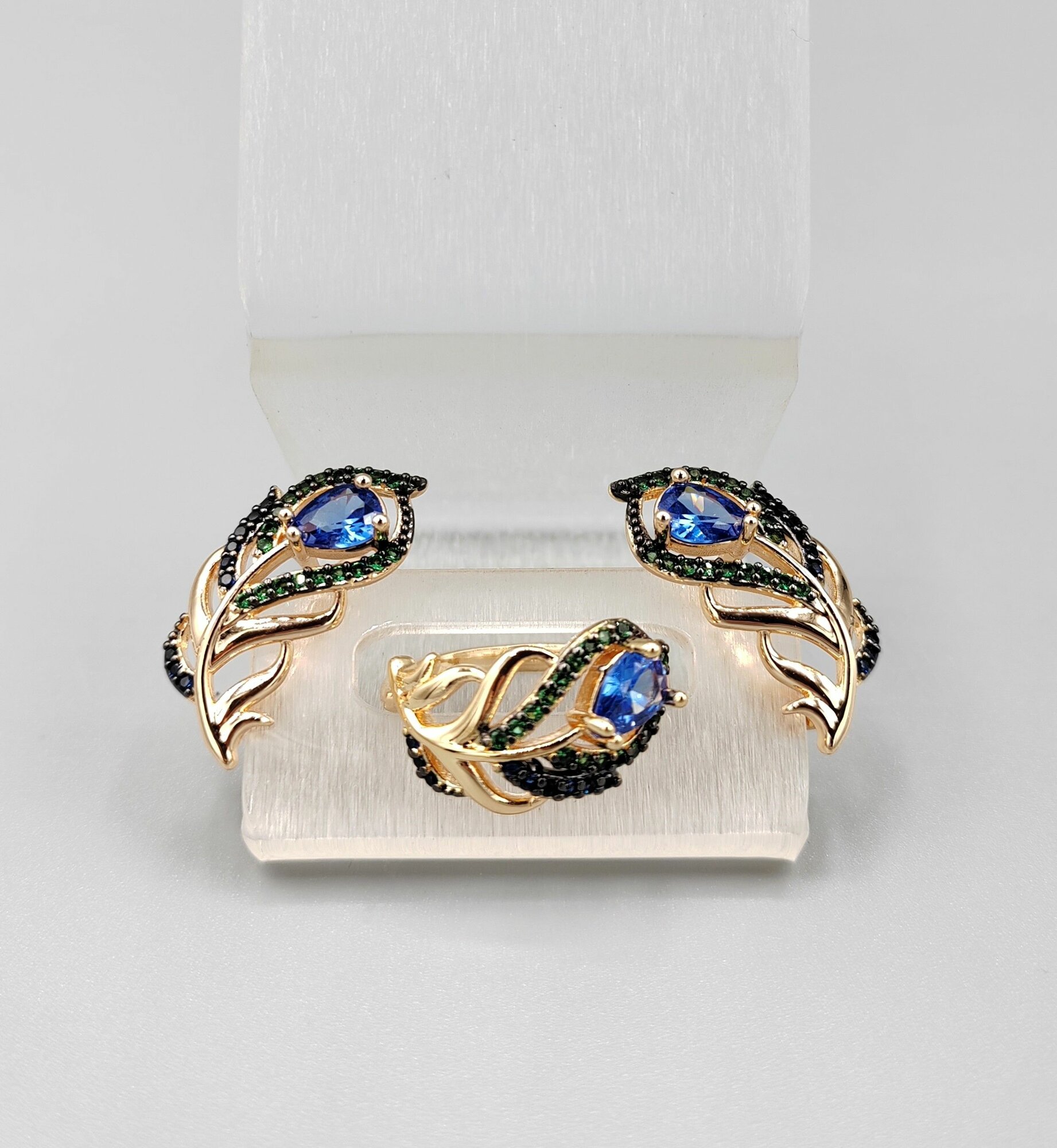 Комплект бижутерии, искусственный камень, изумруд синтетический