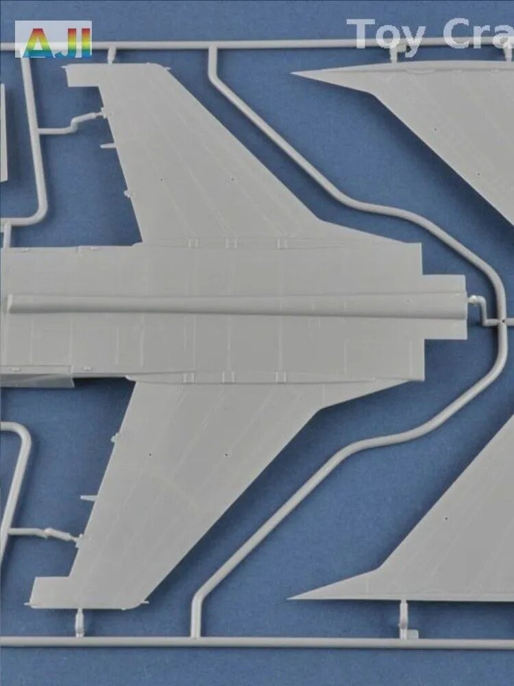 Hobby Boss 81770 1/48 MiG-31BM Модель истребителя с ракетой сборная модель для детей 14+ и старше, красный и белый — фото 1