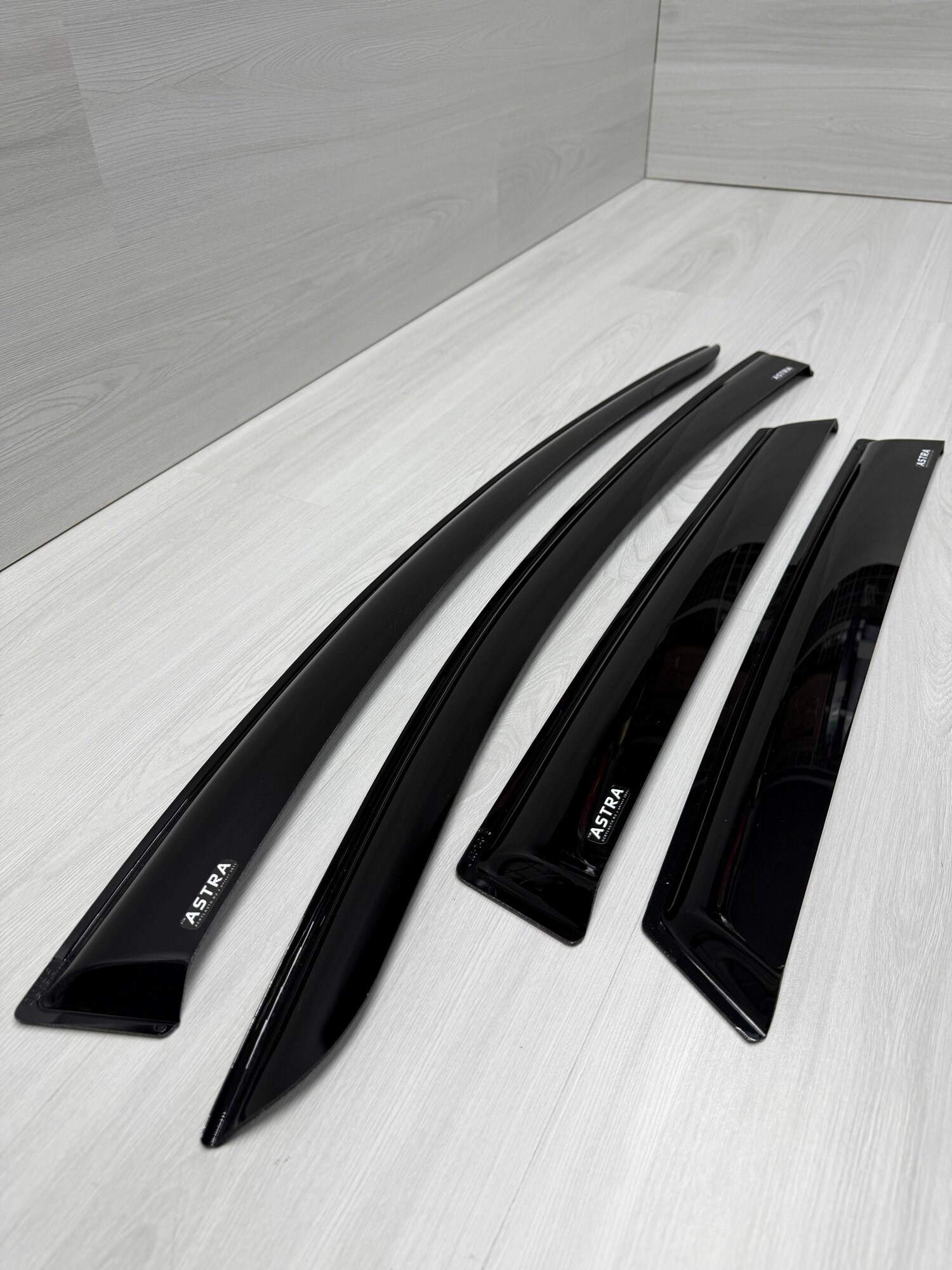 Дефлекторы (ветровики) окон на Opel Astra J 2011-2017 универсал (Опель Астра)