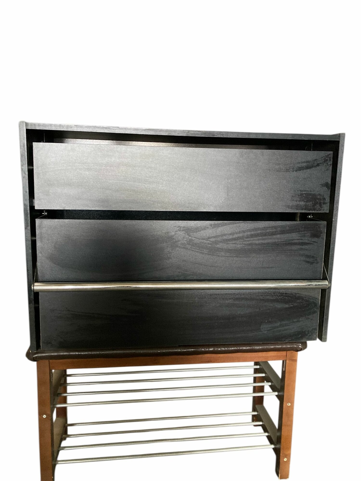 Торговый шкаф закрытого хранения