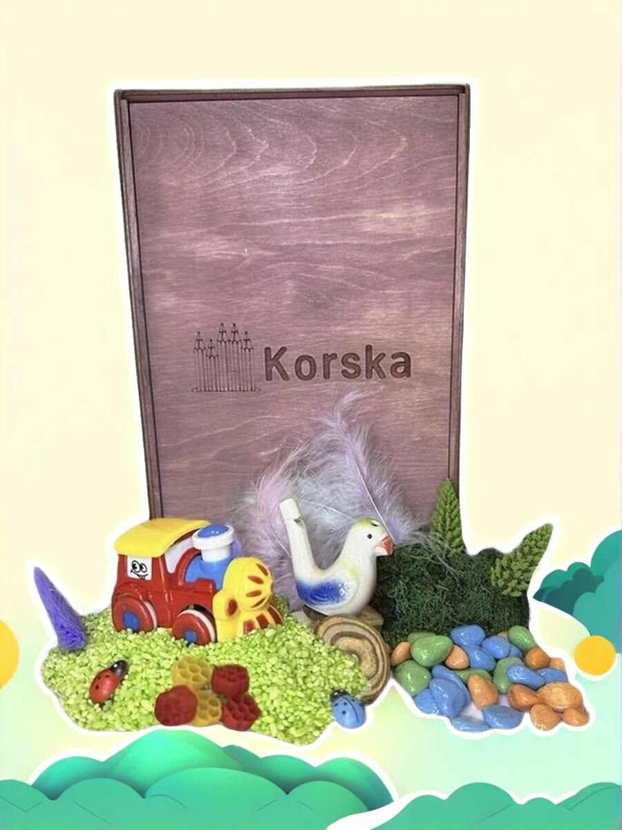 Сенсорная коробка. Сказка в коробке "Паровозик". Набор для творчества и игр. Пластиковый контейнер