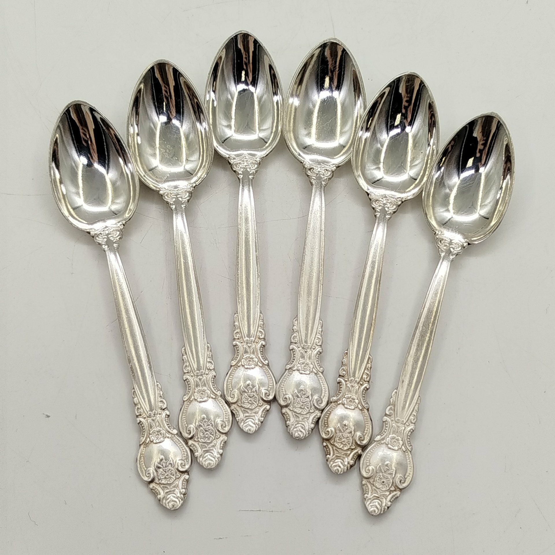 Набор из шести кофейных ложек с цветочным декором, мНЦ (медь-никель-цинк)