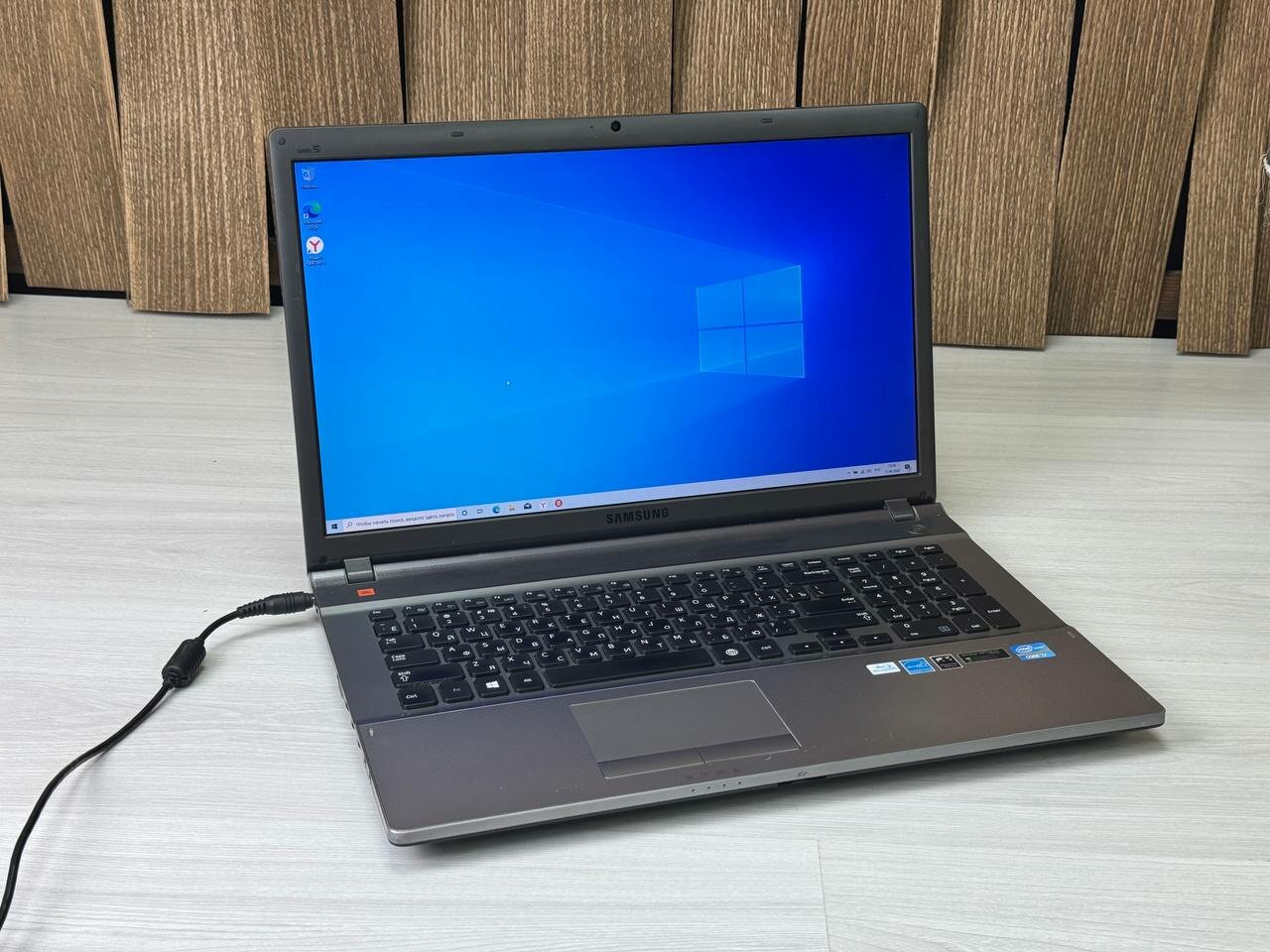 Ноутбук Samsung NP550P7C-S03RU Core i7 3630QM 2,40 GHz/8Gb/240SSD/NVIDIA 650M/DVD-RW/WIFI/Win10 15.6", 30мин