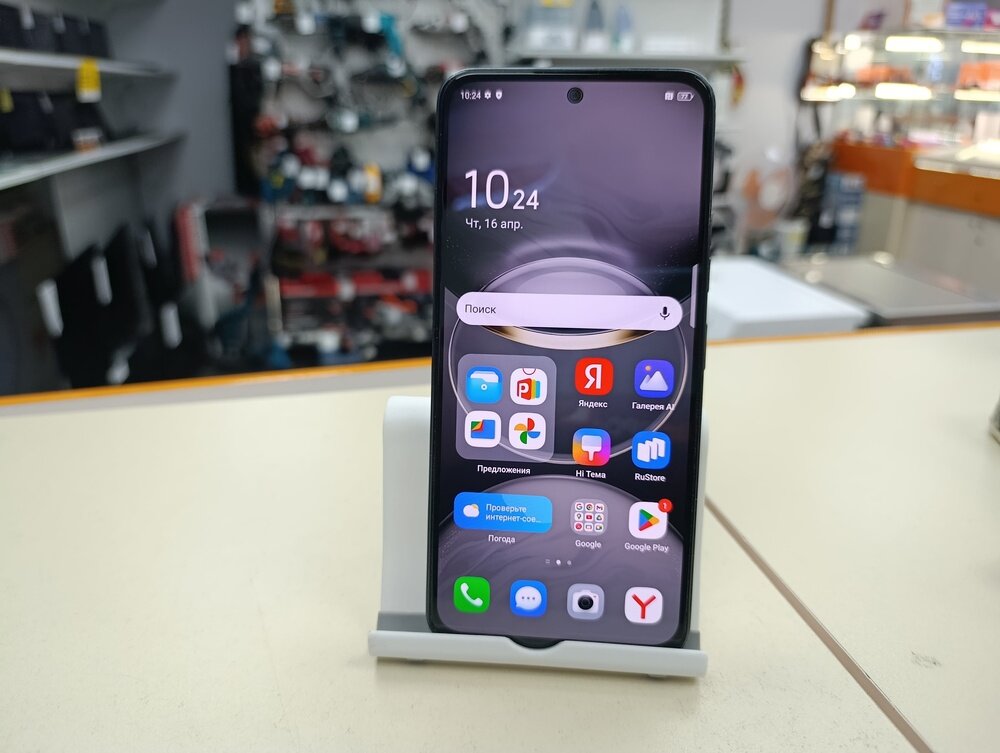 Смартфон Tecno Spark 30 Pro 8/256GB Obsidian Edge Ростест, черный. б/у уценка