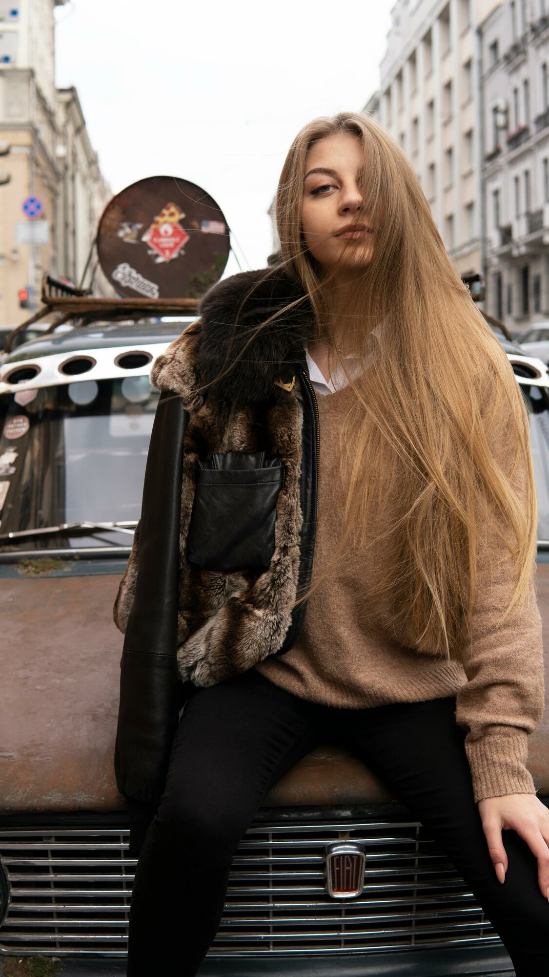 Картина на холсте 60x110 LinxOne "Автомобиль, интерьер для дома / декор на стену / дизайн