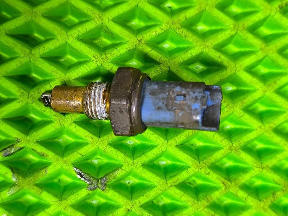 датчик заднего хода рено логан JH3060 8200177718