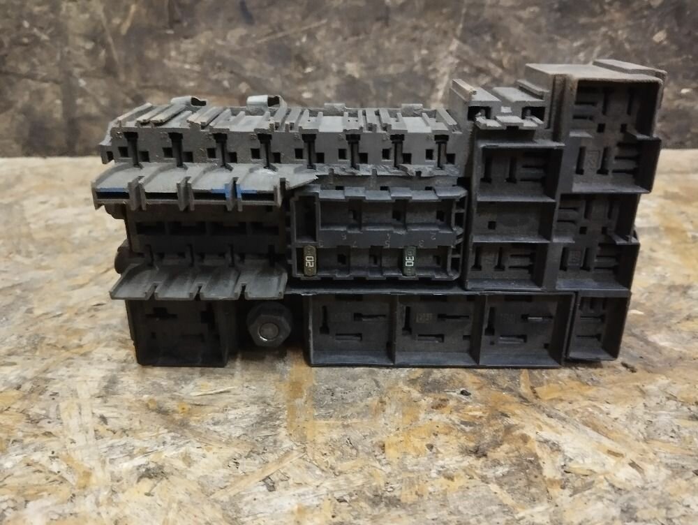 Блок предохранителей на Renault Laguna II Б/У с пробегом