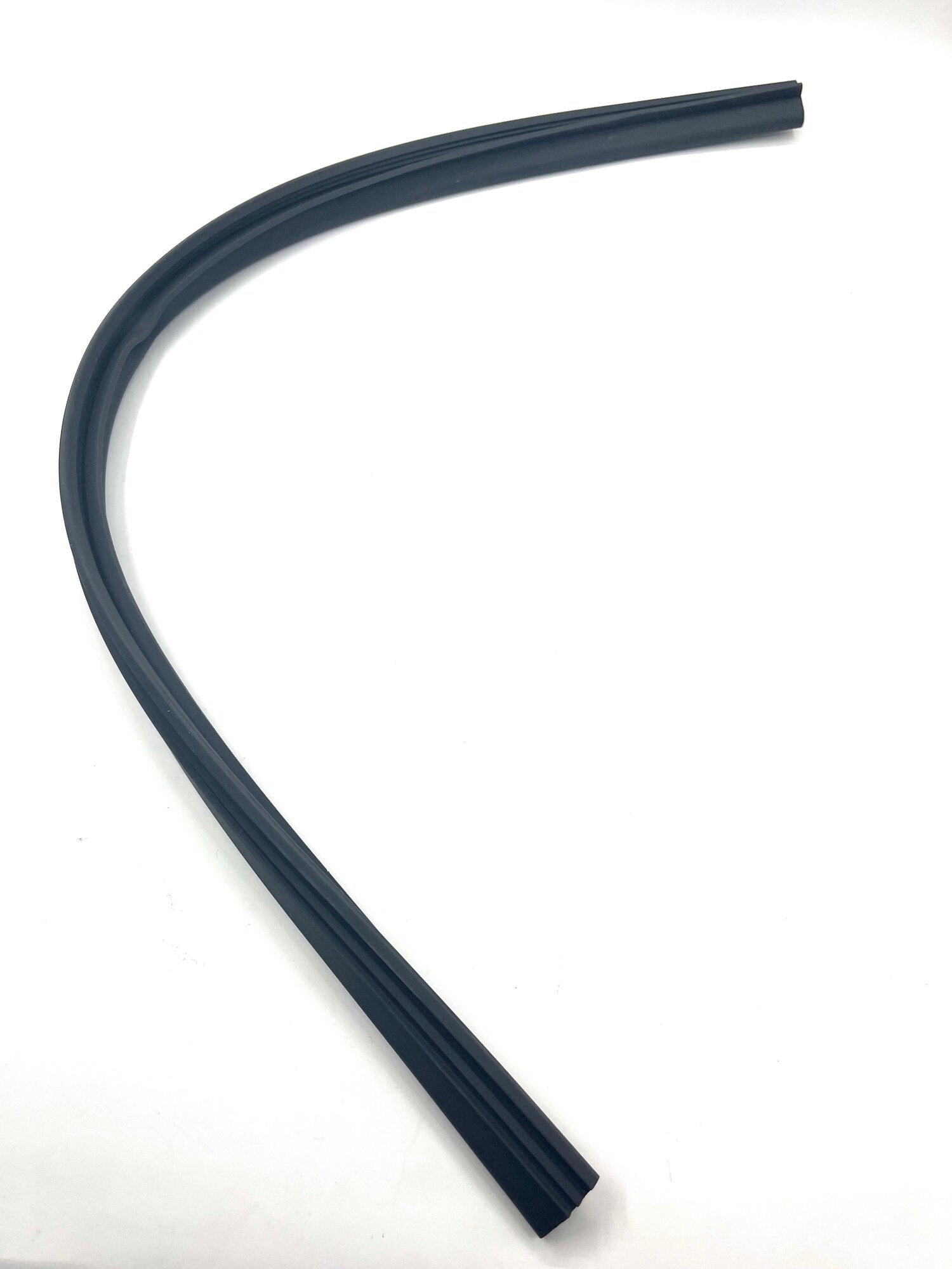 Уплотнитель двери посудомоечной машины нижний