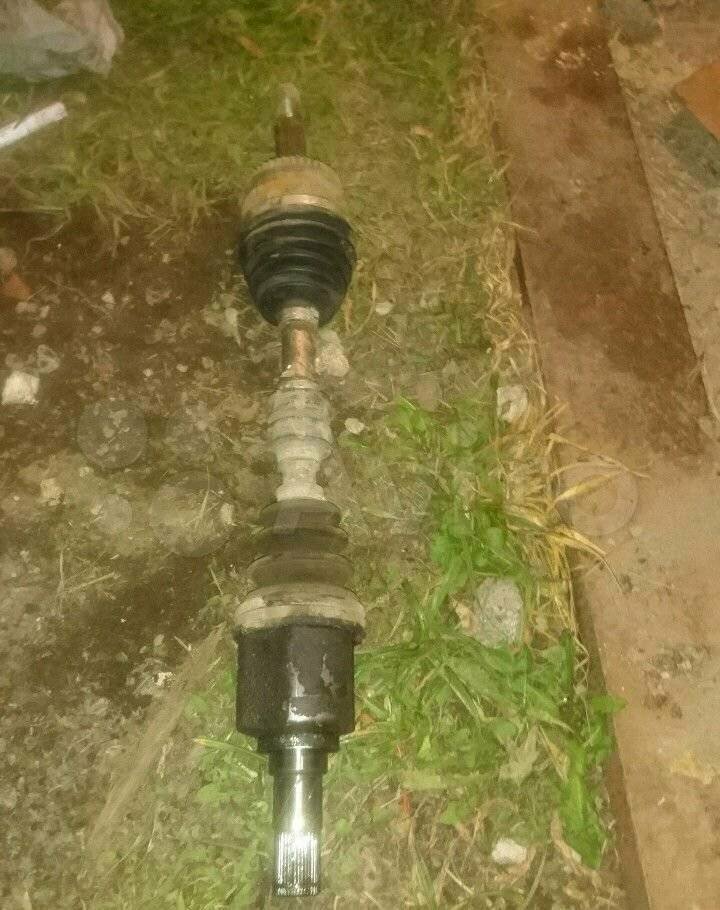 Полуось левая Nissan Primera P12 2002