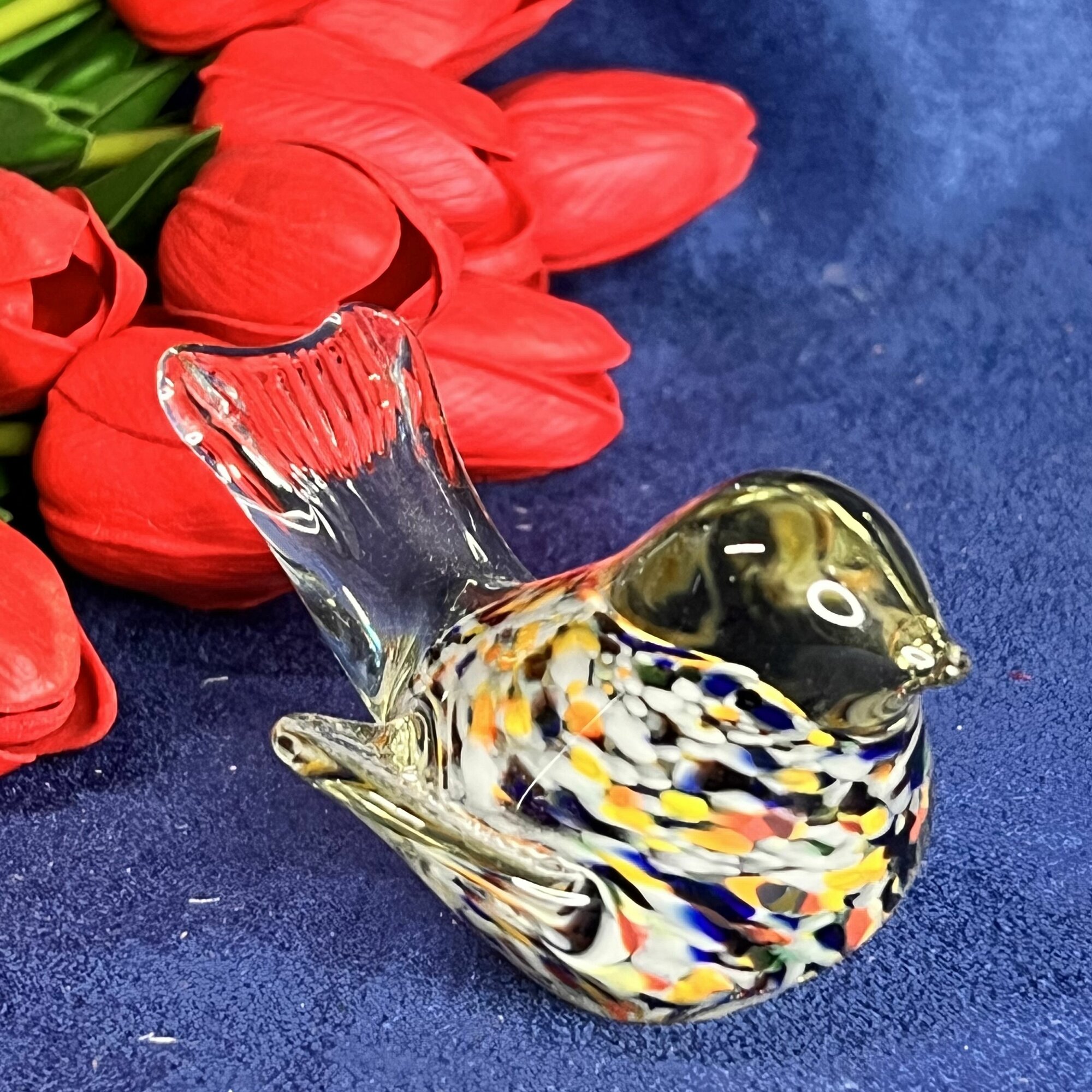Птичка из цветного стекла разноцветная