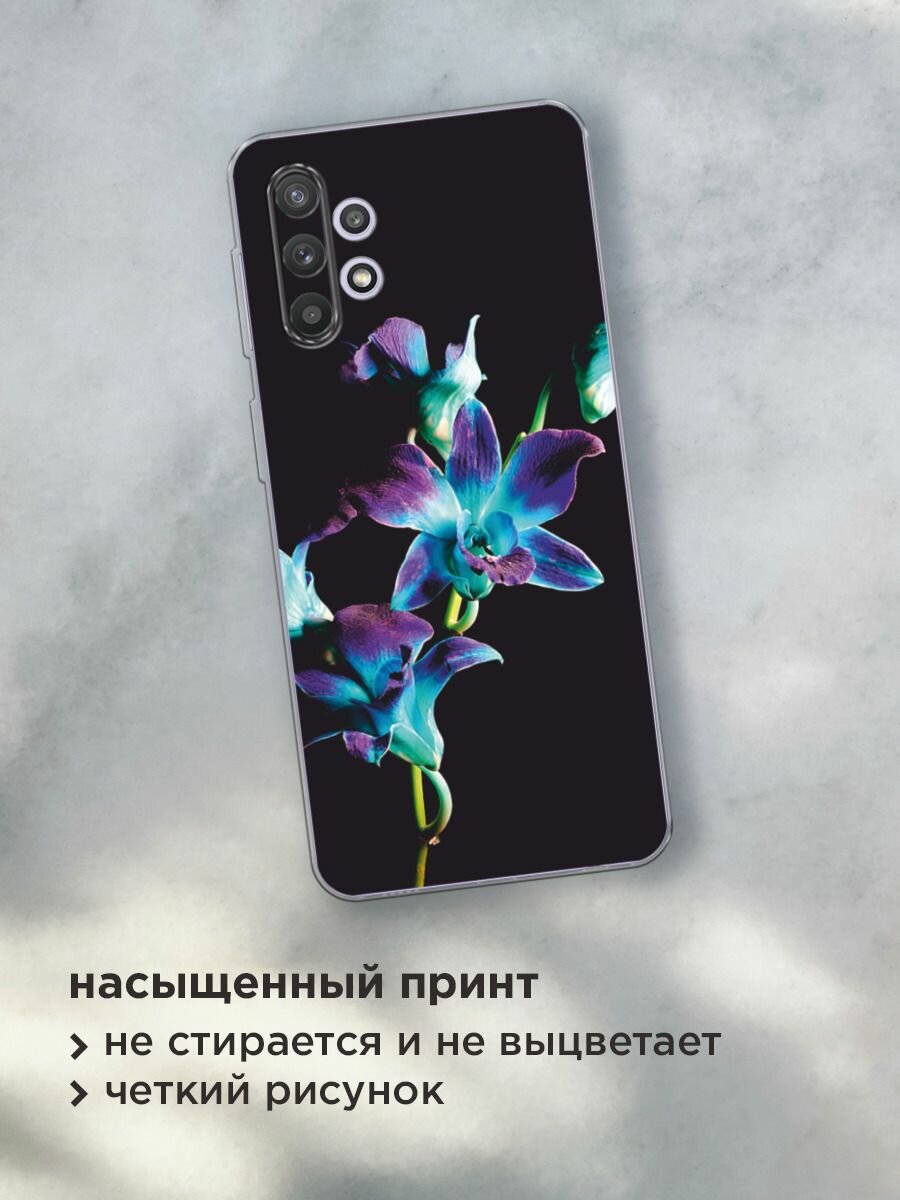 Чехол на Samsung Galaxy A32 / Самсунг Галакси А32 с принтом "Синий цветок на черном" — фото 1