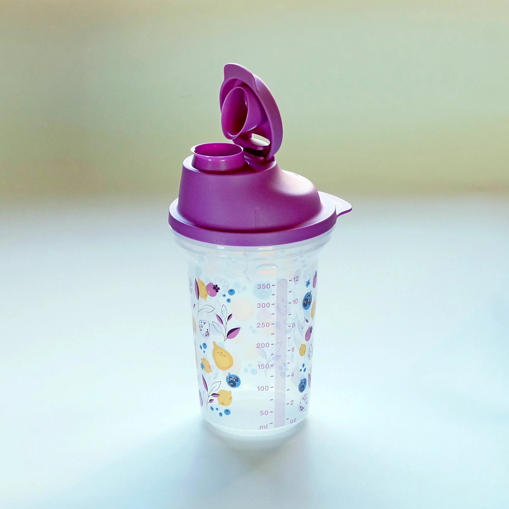 Шейкер (350 мл) для блинчиков, соусов и коктейлей Tupperware