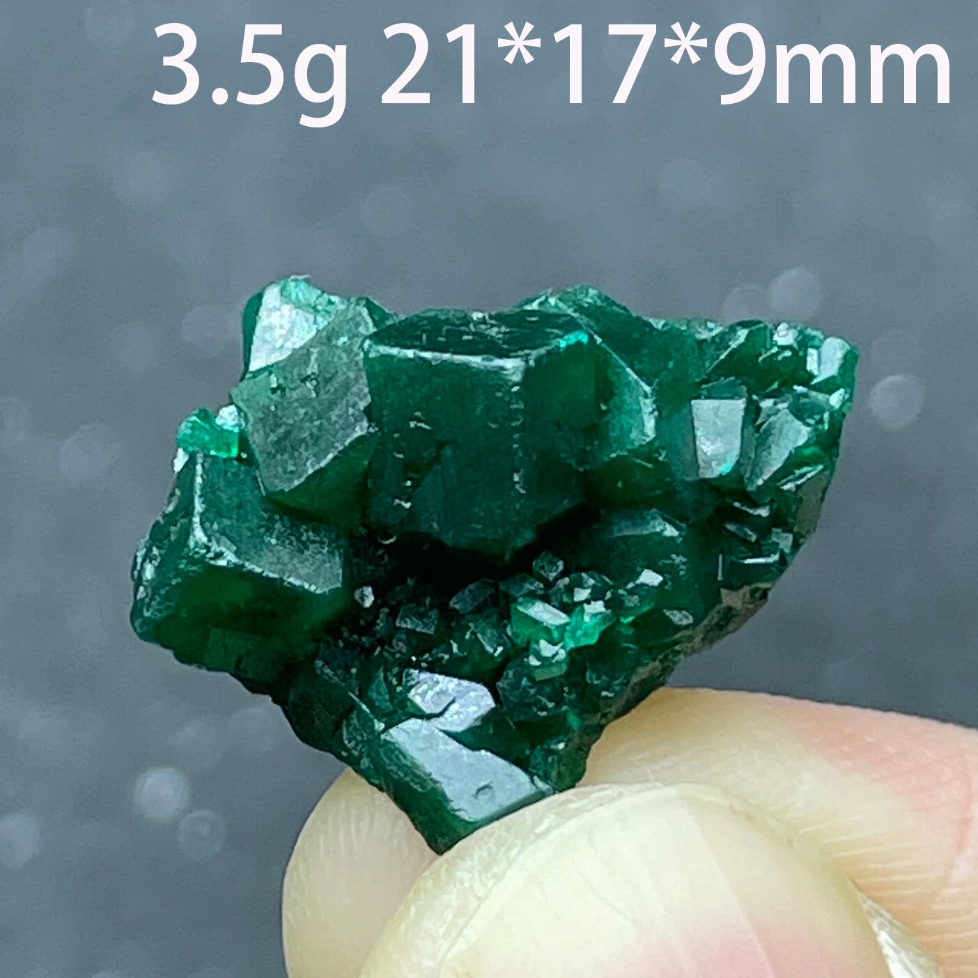 Зеленый диоптаз, кристалл