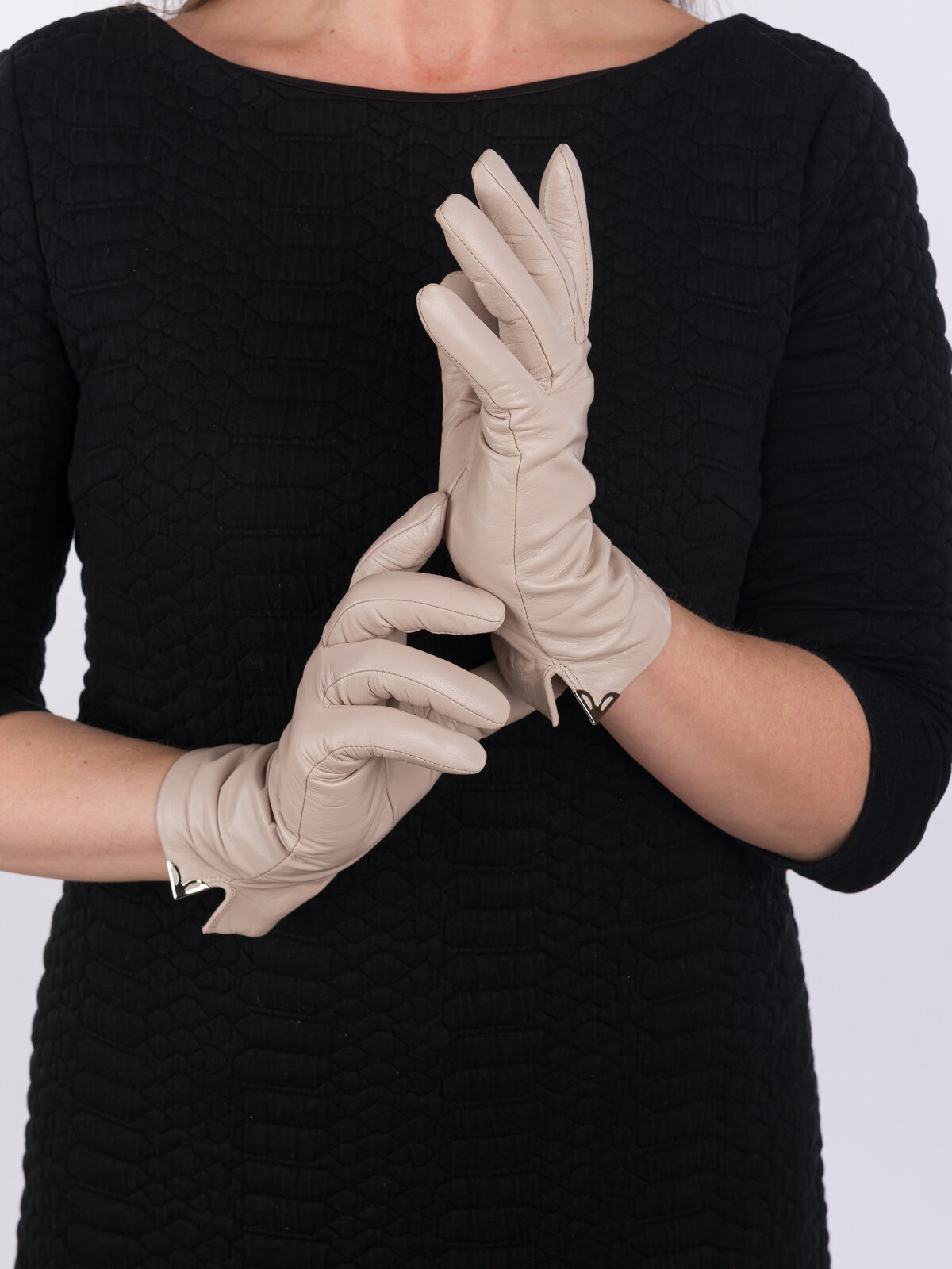 Перчатки для женщин