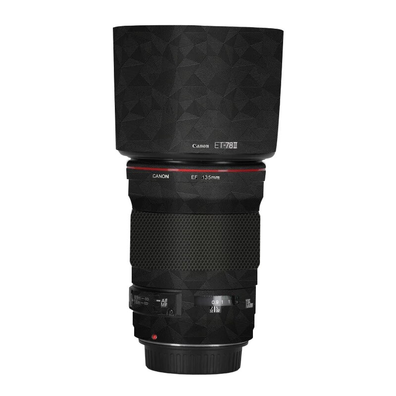 Объектив Canon EF 135мм f/2 с черным северным треугольным узором