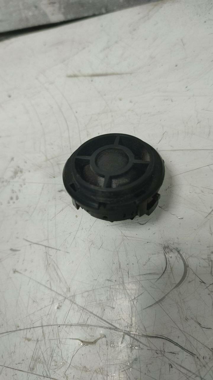 Динамик высокочастотный (пищалка) двери передней правой Ford Focus 3 (2011 - 2015) 8A6T18808BB