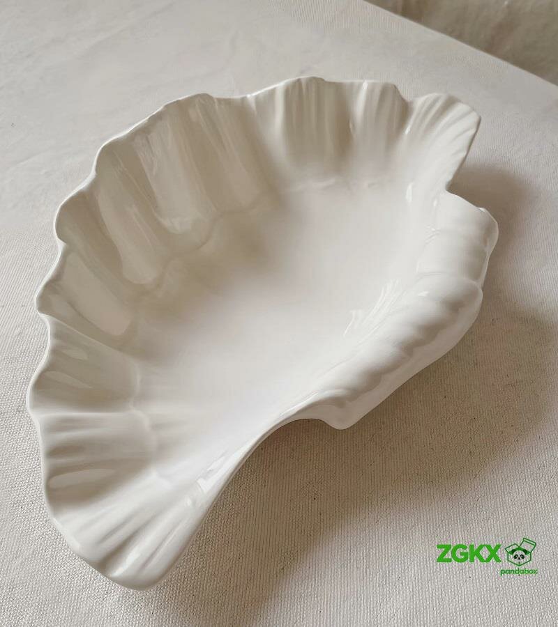 Керамическая тарелка в винтажном стиле с рельефным изображением морской ракушки / Тарелка для фруктов неправильной формы