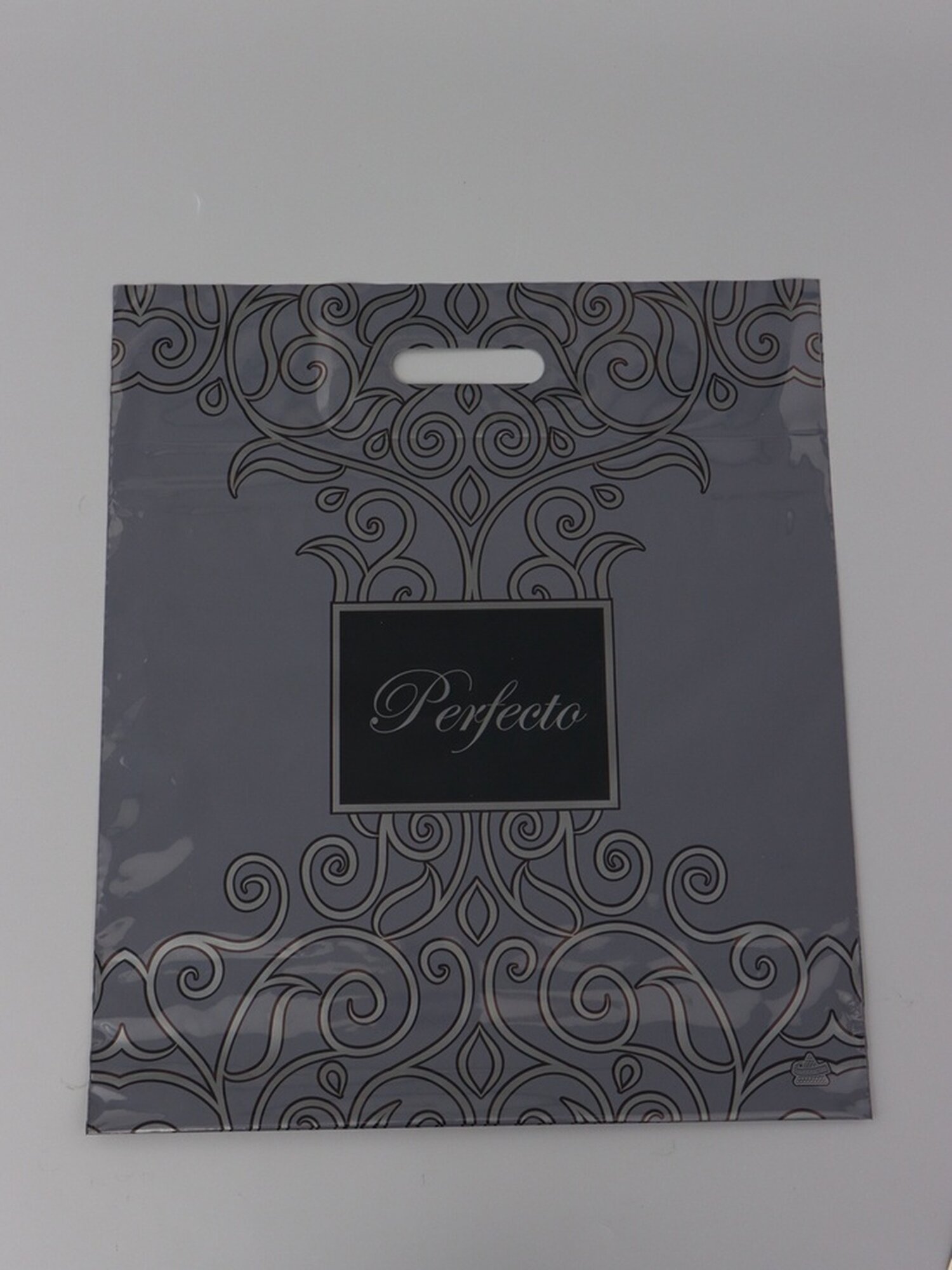 Пакет подарочный Перфекто Бенефис 42 х 48 см 90 мкм 10980843