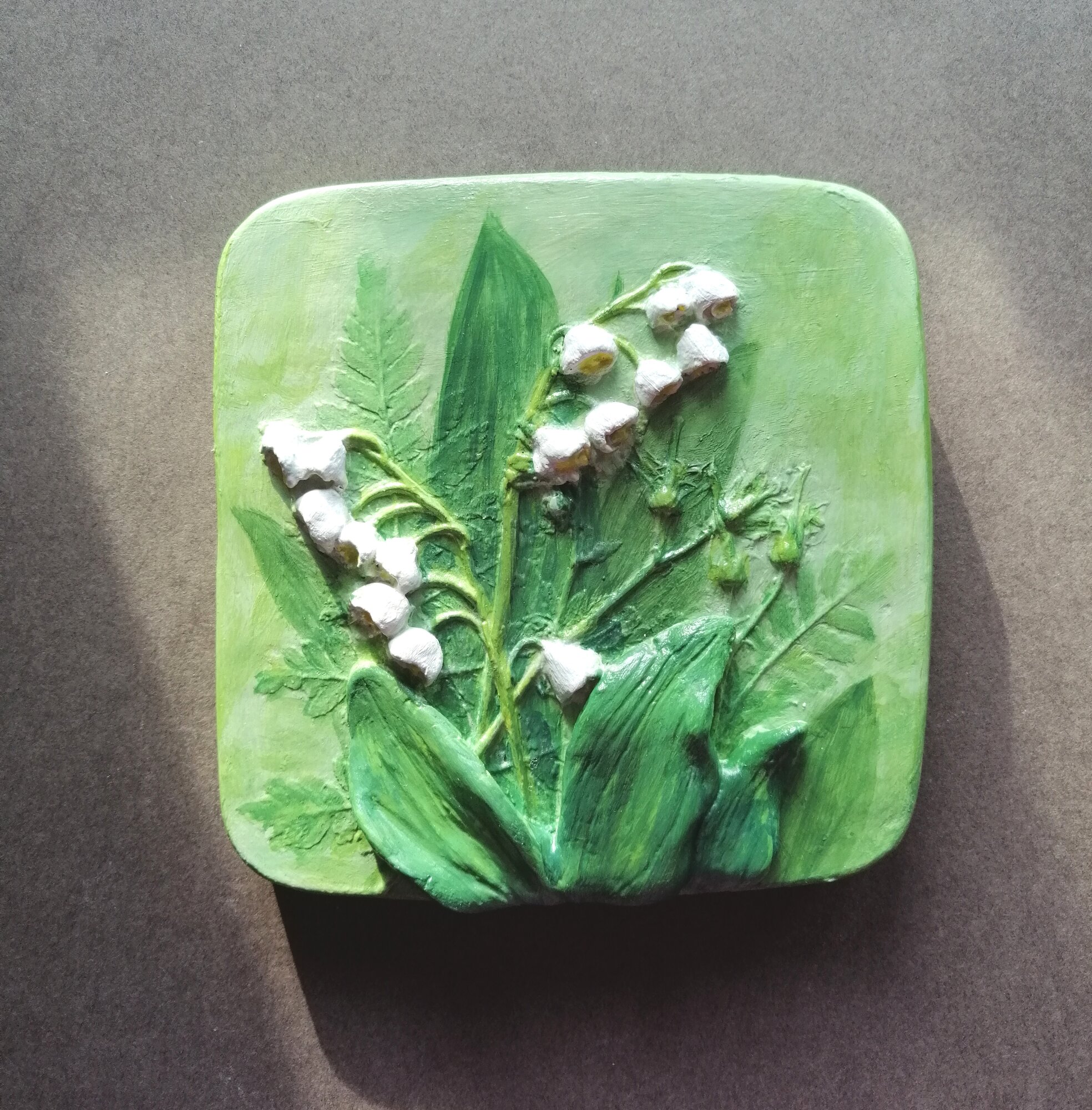 Панно из гипса Виктория Новикова "Ландыши", ручная роспись, авторская работа, без рамы