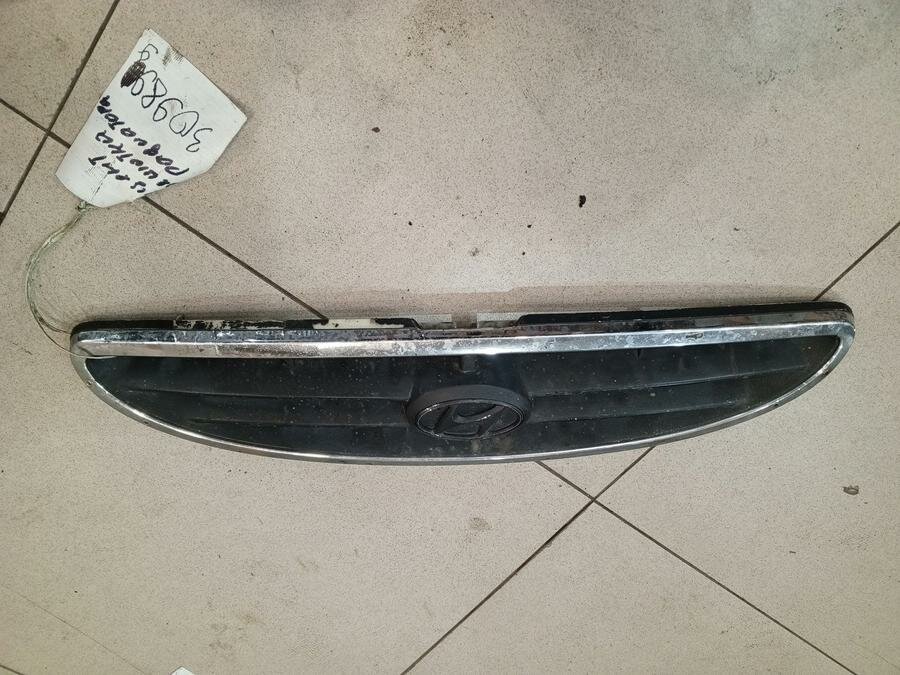 Решетка радиатора от Hyundai Accent 2000-2012