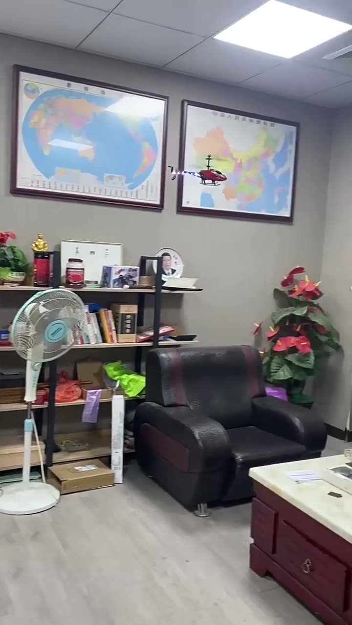 Crash-Resistant Remote-Controlled Helicopter — фото 1