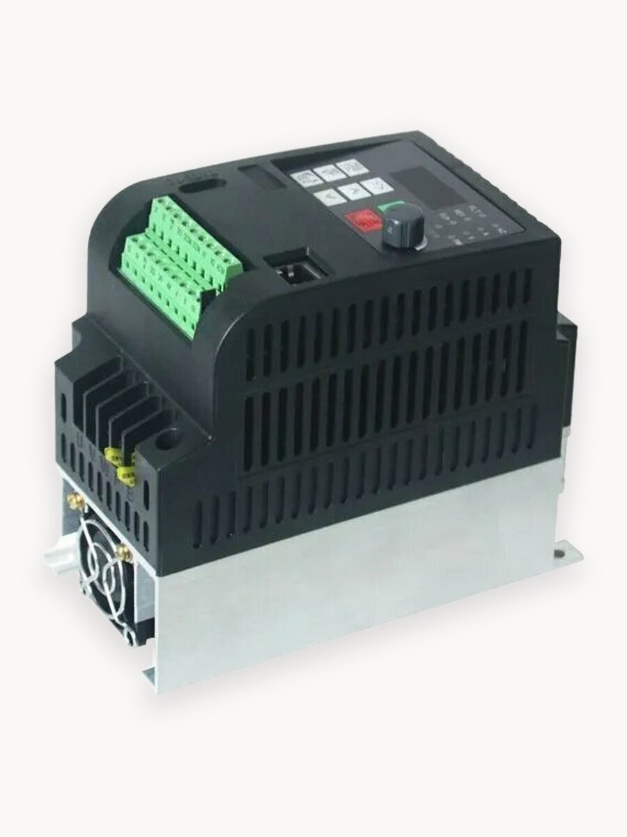 Преобразователь частоты 220В-380В 2.2кВт 5А V/F управляет приводом двигателя.