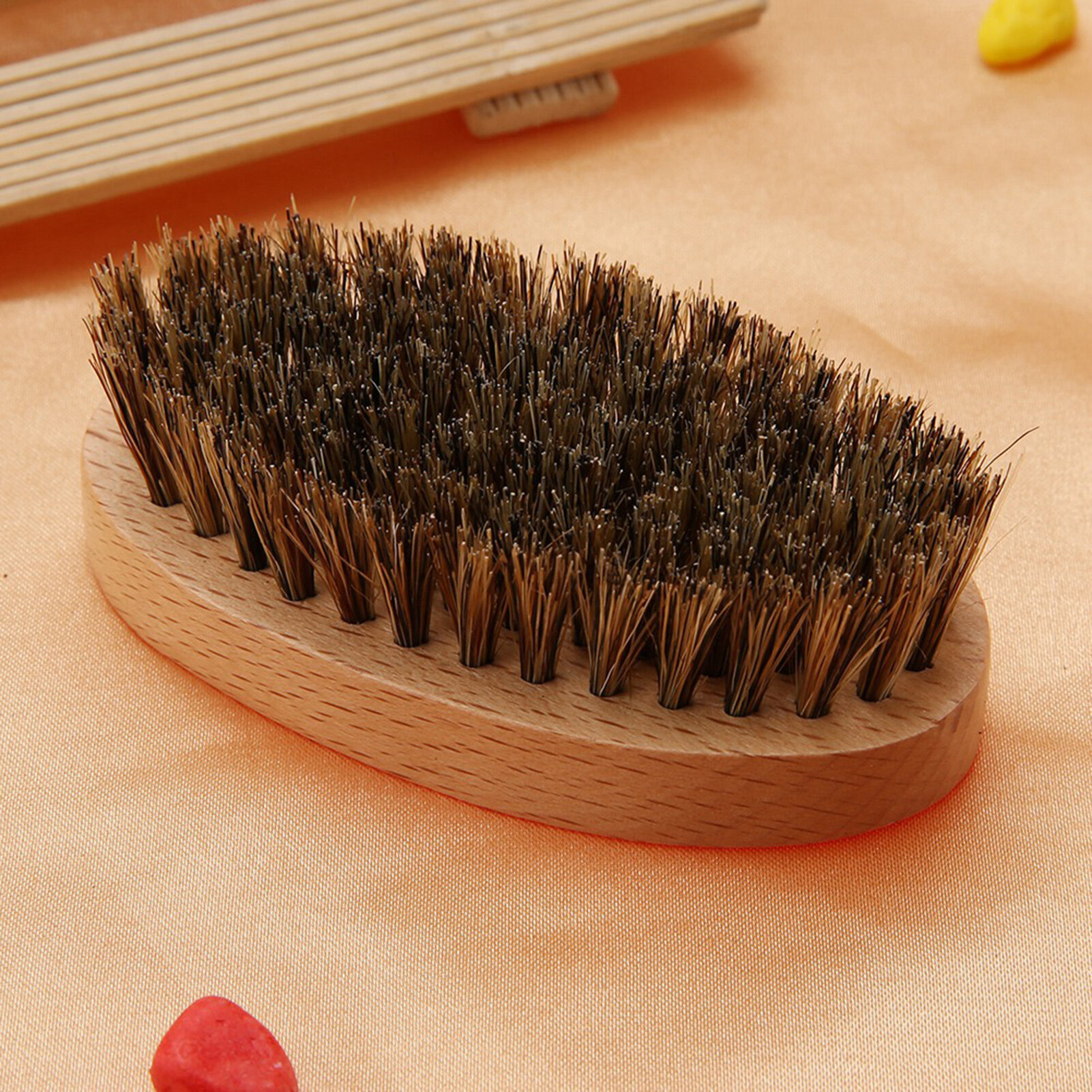 Щетка для бритья усов и бороды мужская овальная: очистка волосков на лице, массаж, размер около 7,8 x 3,8 x 3 см, вес около 30 г, 1 шт. в комплекте