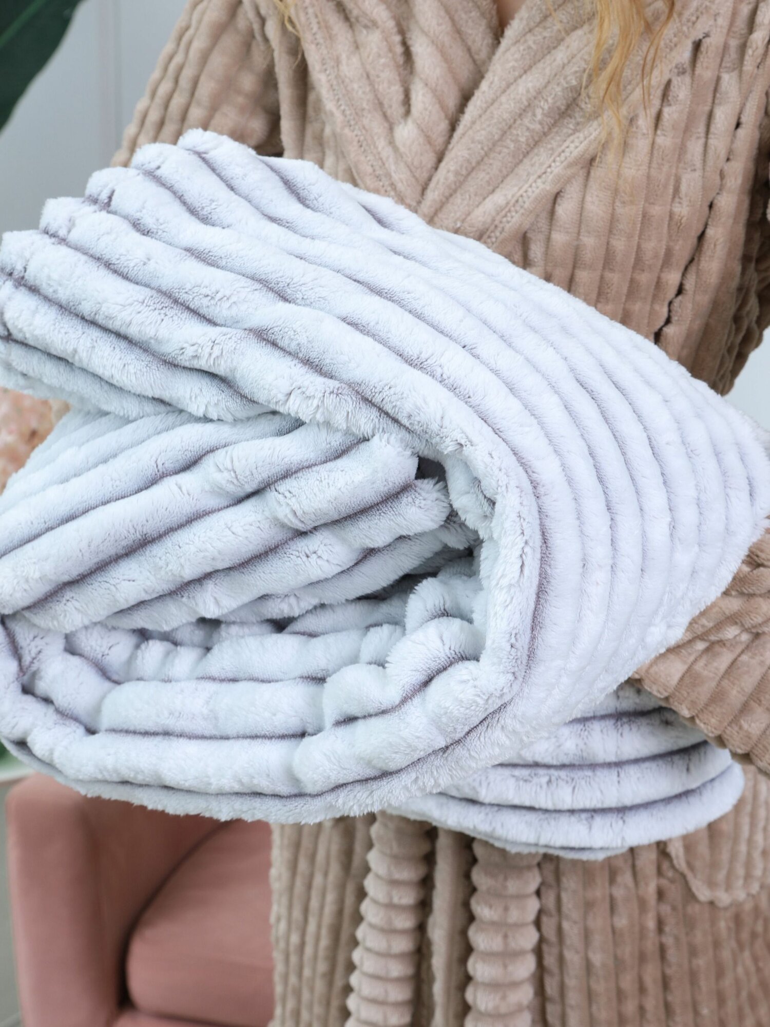 Плед 200х220 на диван и кровать толстый пушистый