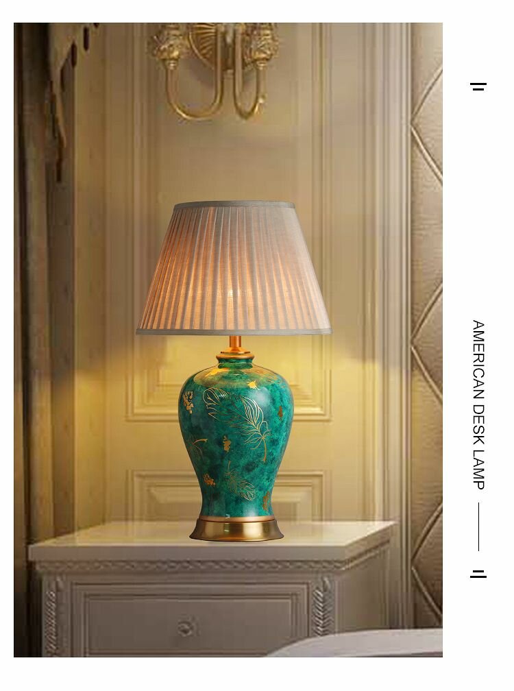 Роскошный фарфор, встречающийся с практическим ядром, наполняет атмосферу дома