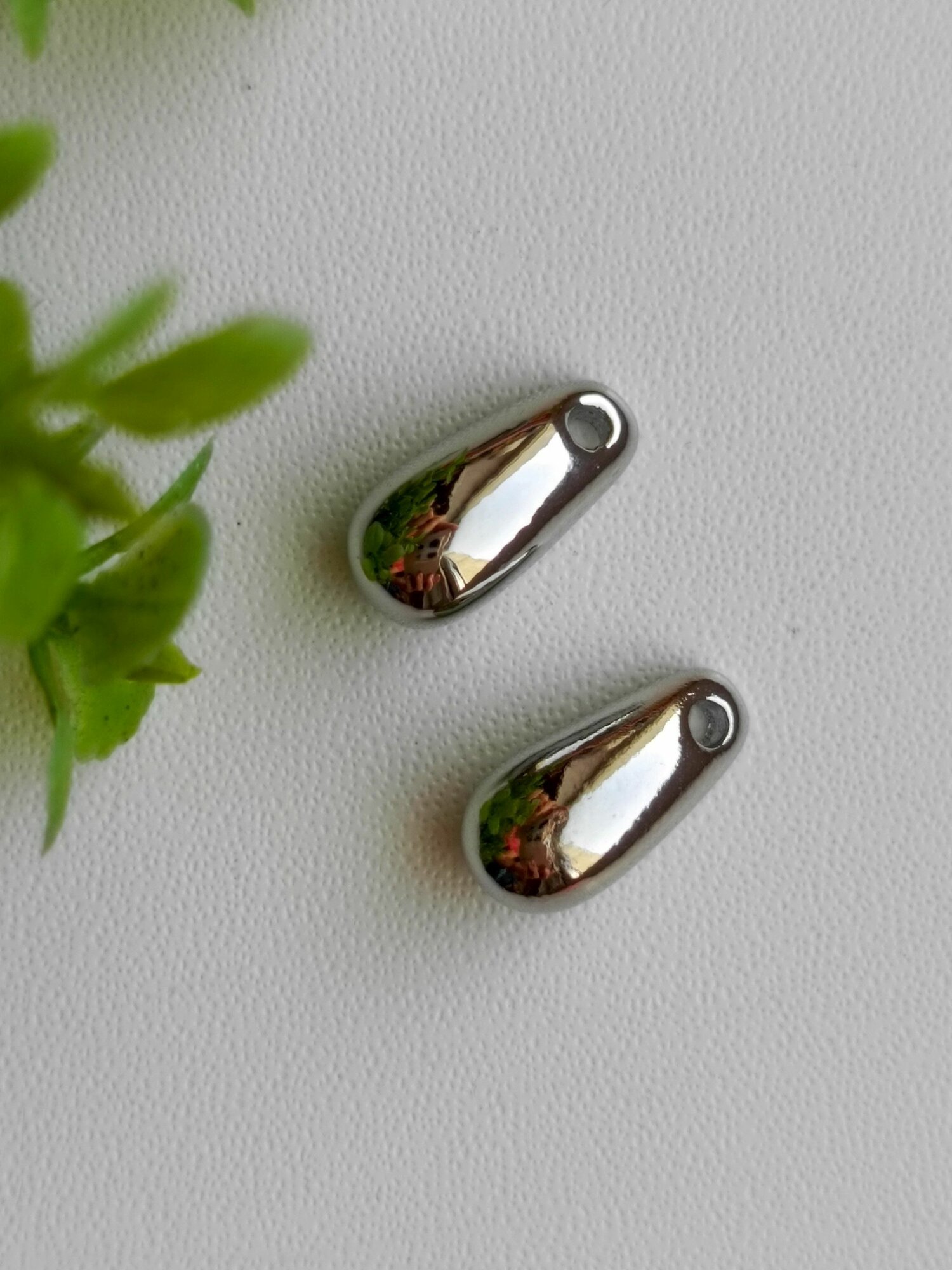 Подвеска Капля объемная 13 мм (2 шт). Латунь, родий. Корейская фурнитура для бижутерии, украшений