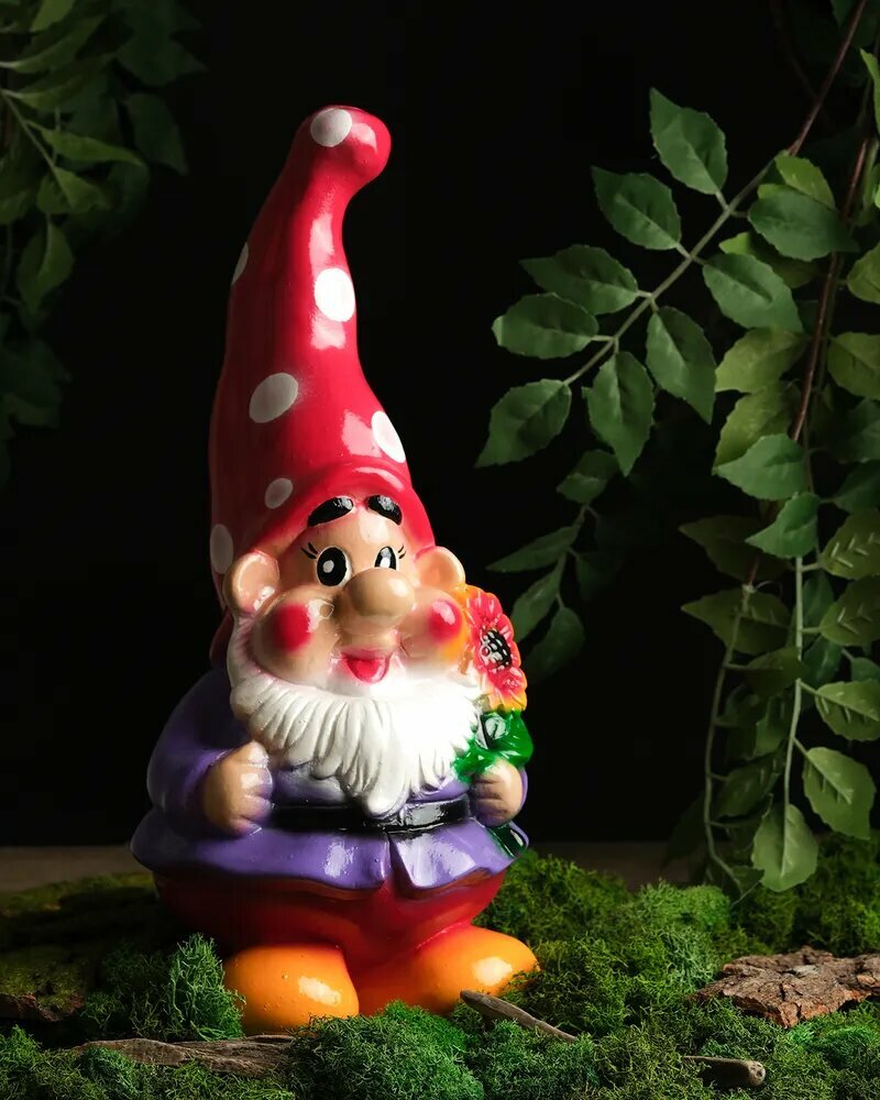 Фигура декоративная садовая Гном с подсолнухом высота 42 см, декор для сада, дачи и огорода на газон