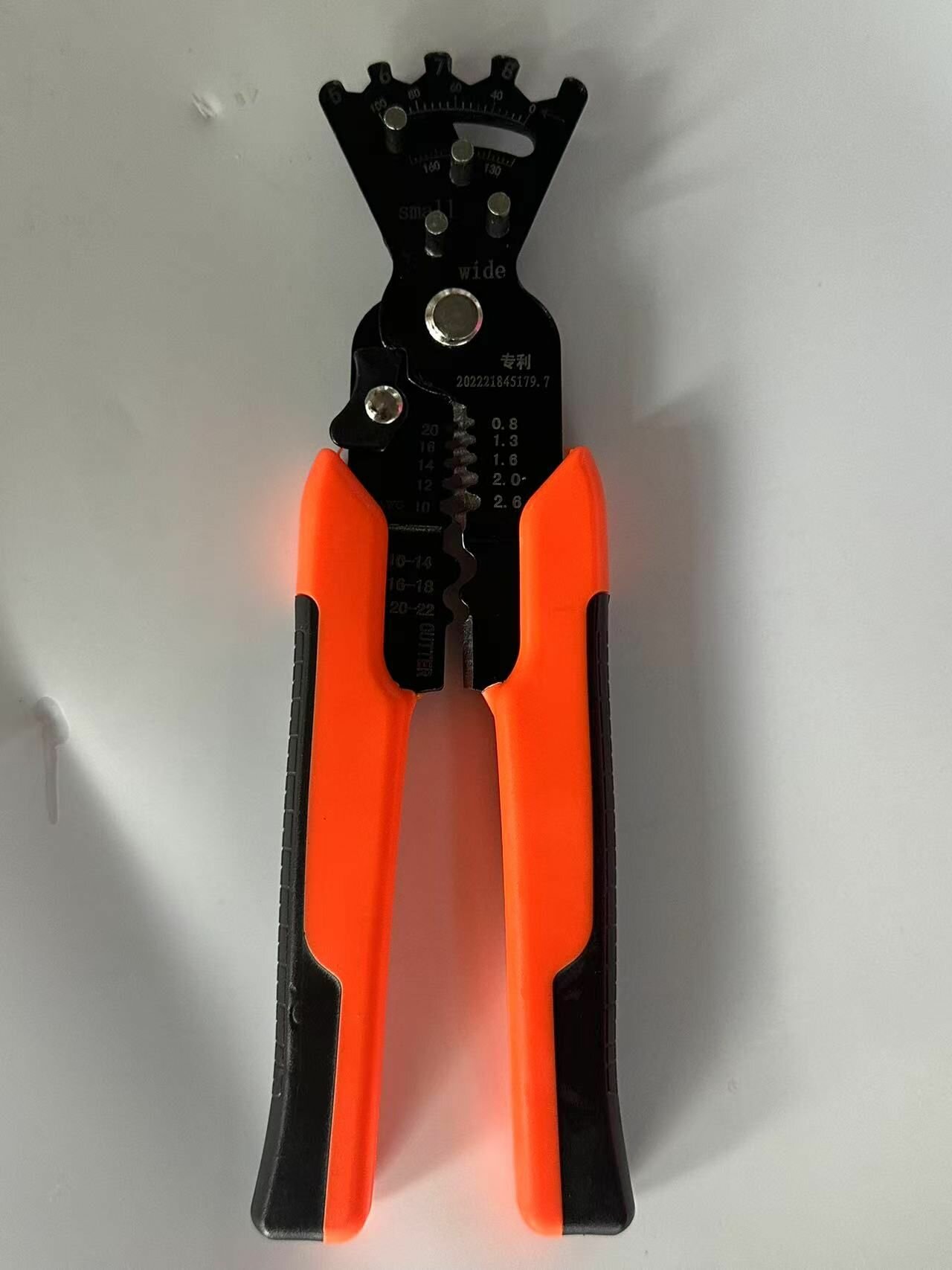 Сгибатель для проводов, обжимки, электрика. Инструмент для гибки провода