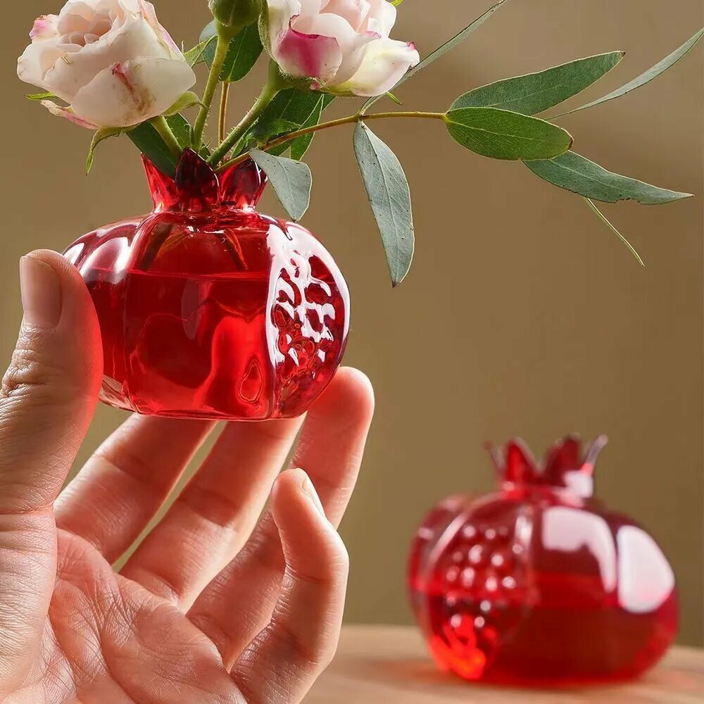 Декоративная ваза в форме граната – стильное украшение интерьера (красное стекло, 7х7 см)