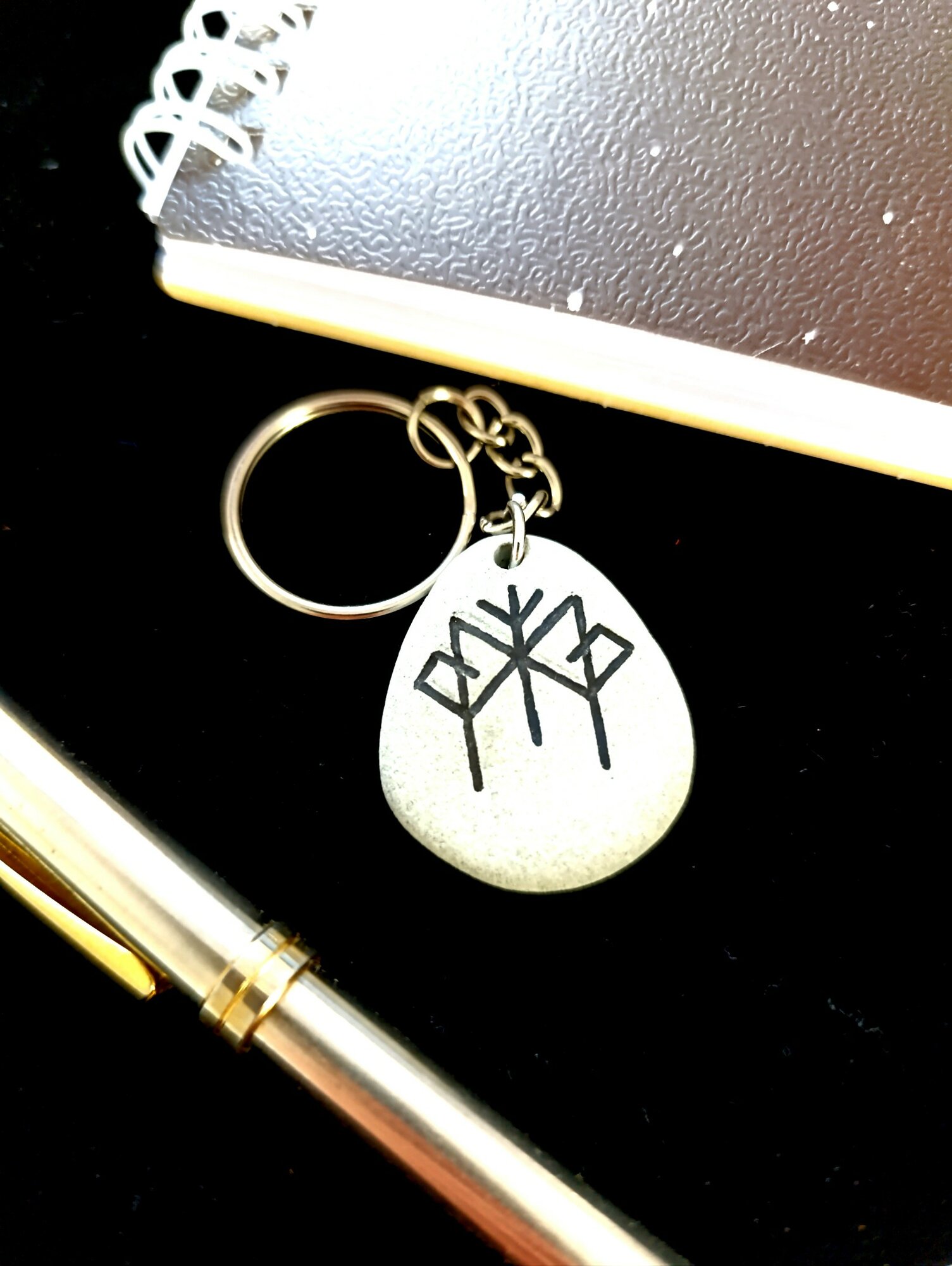 Оберег для отличной учёбы в школе . Брелок из натурального камня. Ручная работа.