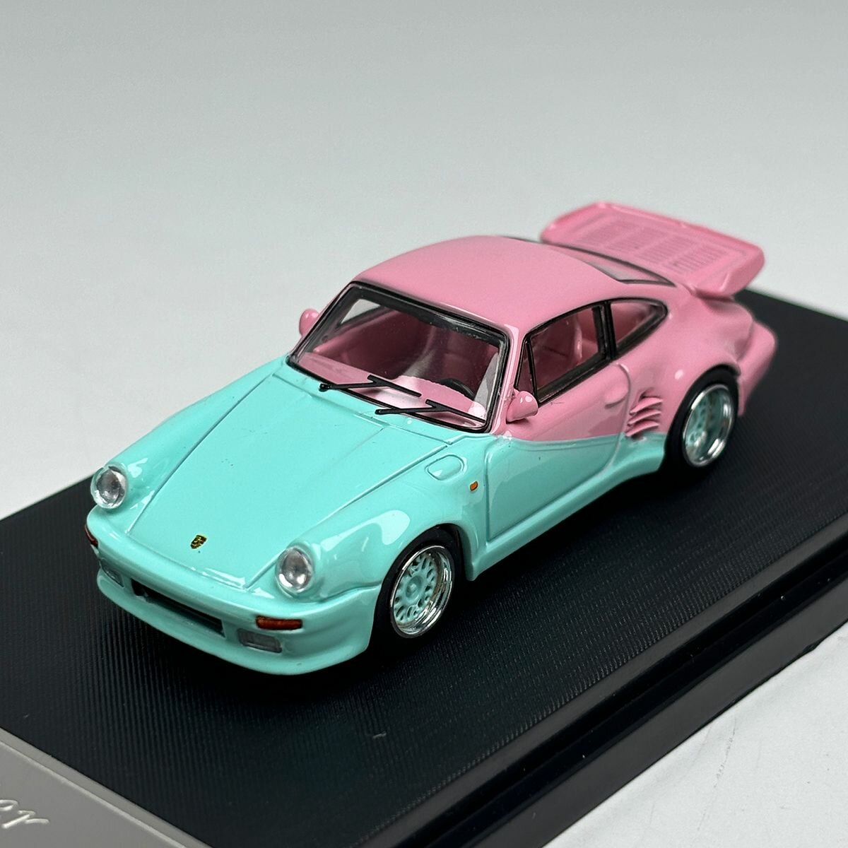 Master 1:64 Porsche 911 930 Turbo Легковая модель автомобиля, розовый, голубой