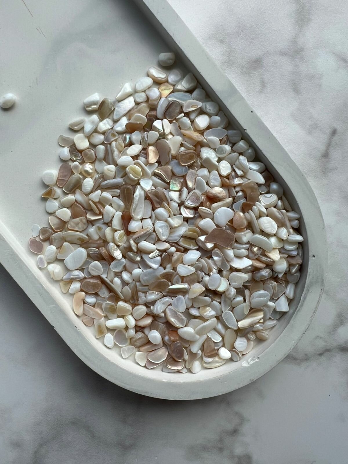 Галтовка натуральный Перламутр, фракция 3х5 мм. Упаковка 100 гр.