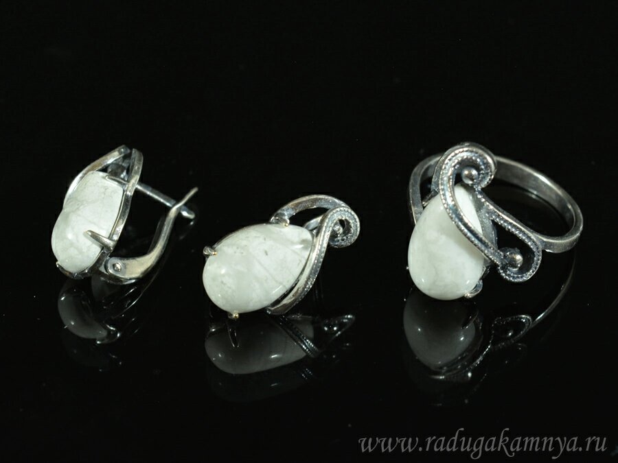 Комплект бижутерии: кольцо, кахолонг