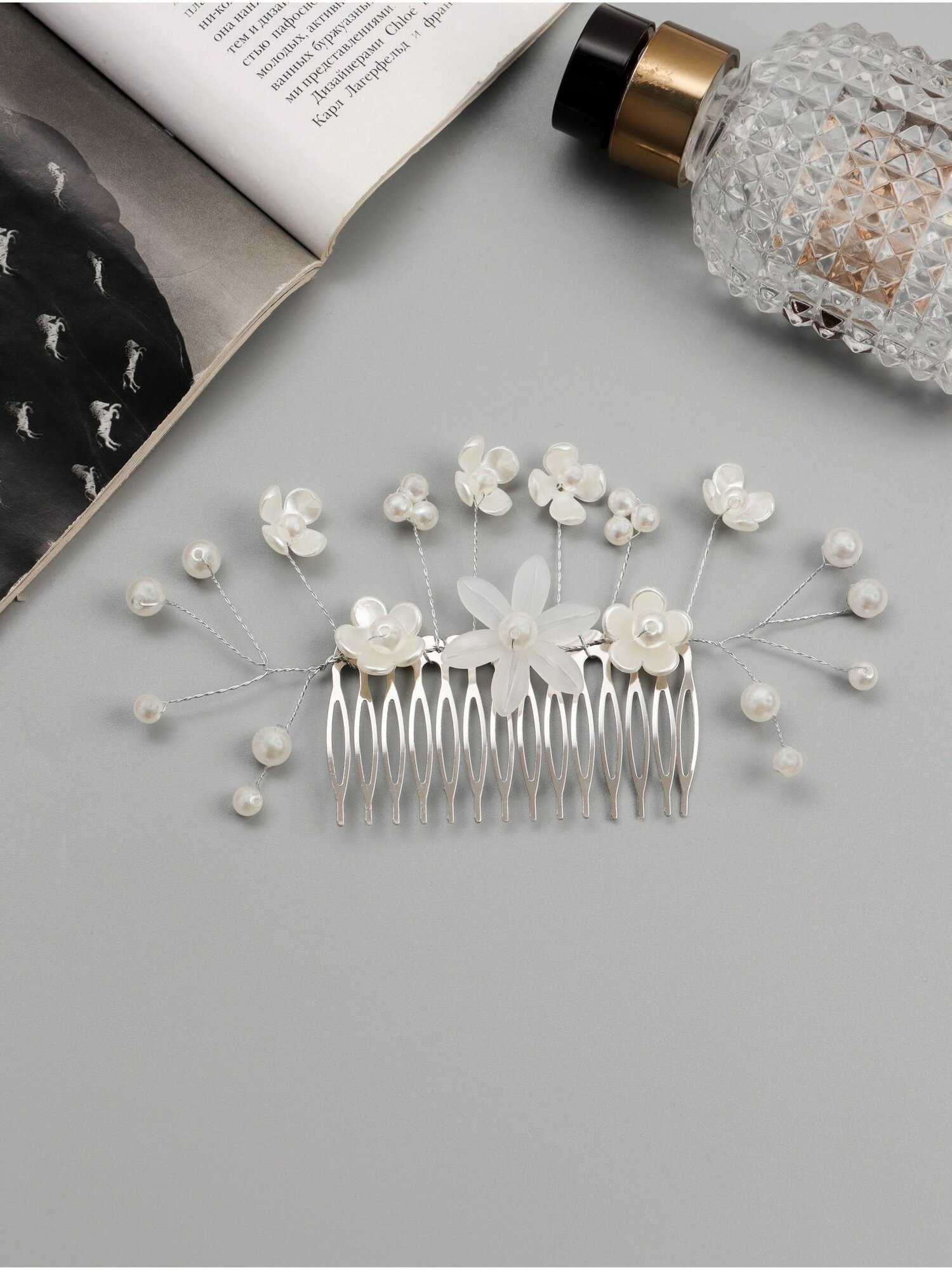 Гребень для волос Эмилия , цветы бусинки, 11 6.5 см, белый