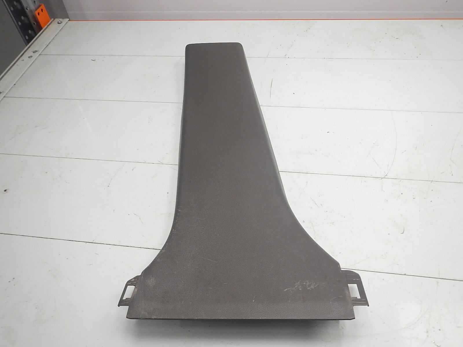 Б/У Обшивка стойки центральной левой, Chevrolet (Шевроле)-COBALT (11-) CHEVROLET COBALT (11-) Царапины, повреждено крепл...